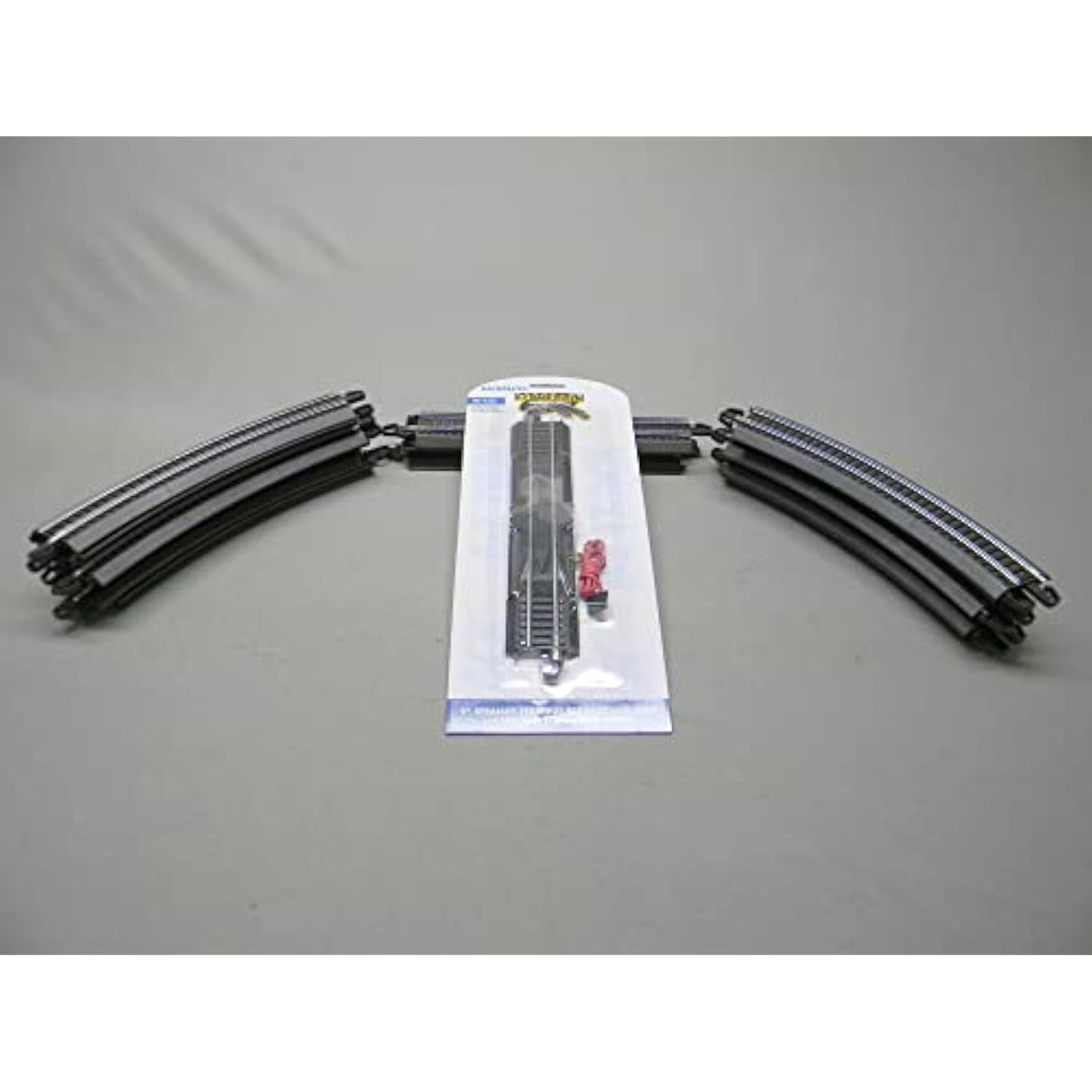 Bachmann HO Scale E-Z Track 39" x 57" Oval w/ Terminal/RERAILER Section ...