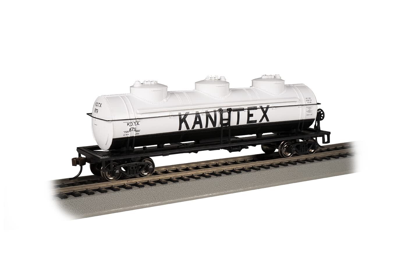 Bachmann Trains - 40' Three-Dome Tank Car - KANOTEX #879 - HO Scale ...