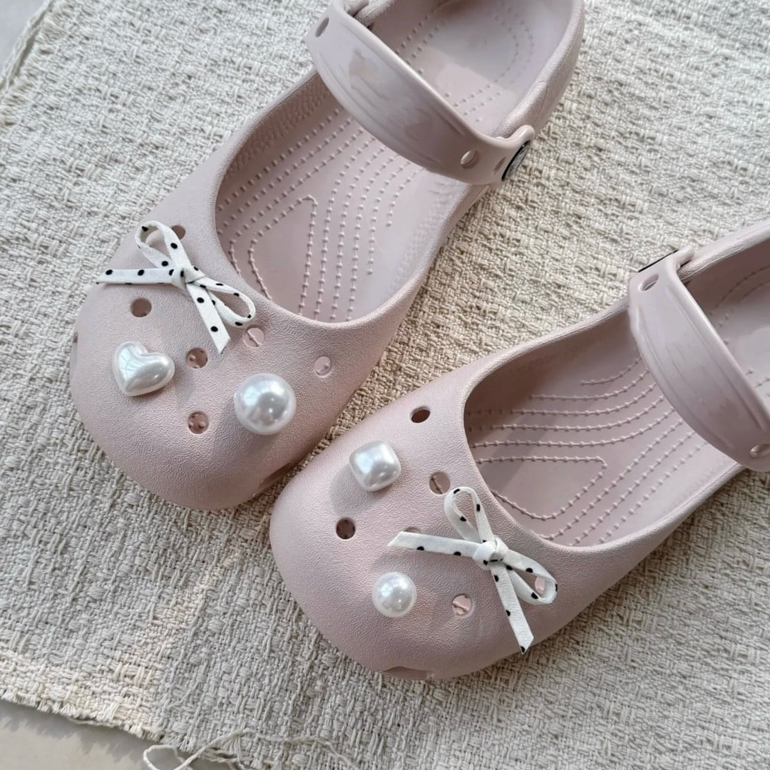 Ballet shoes with an elegant and luxurious style, beaded floral shoe ...