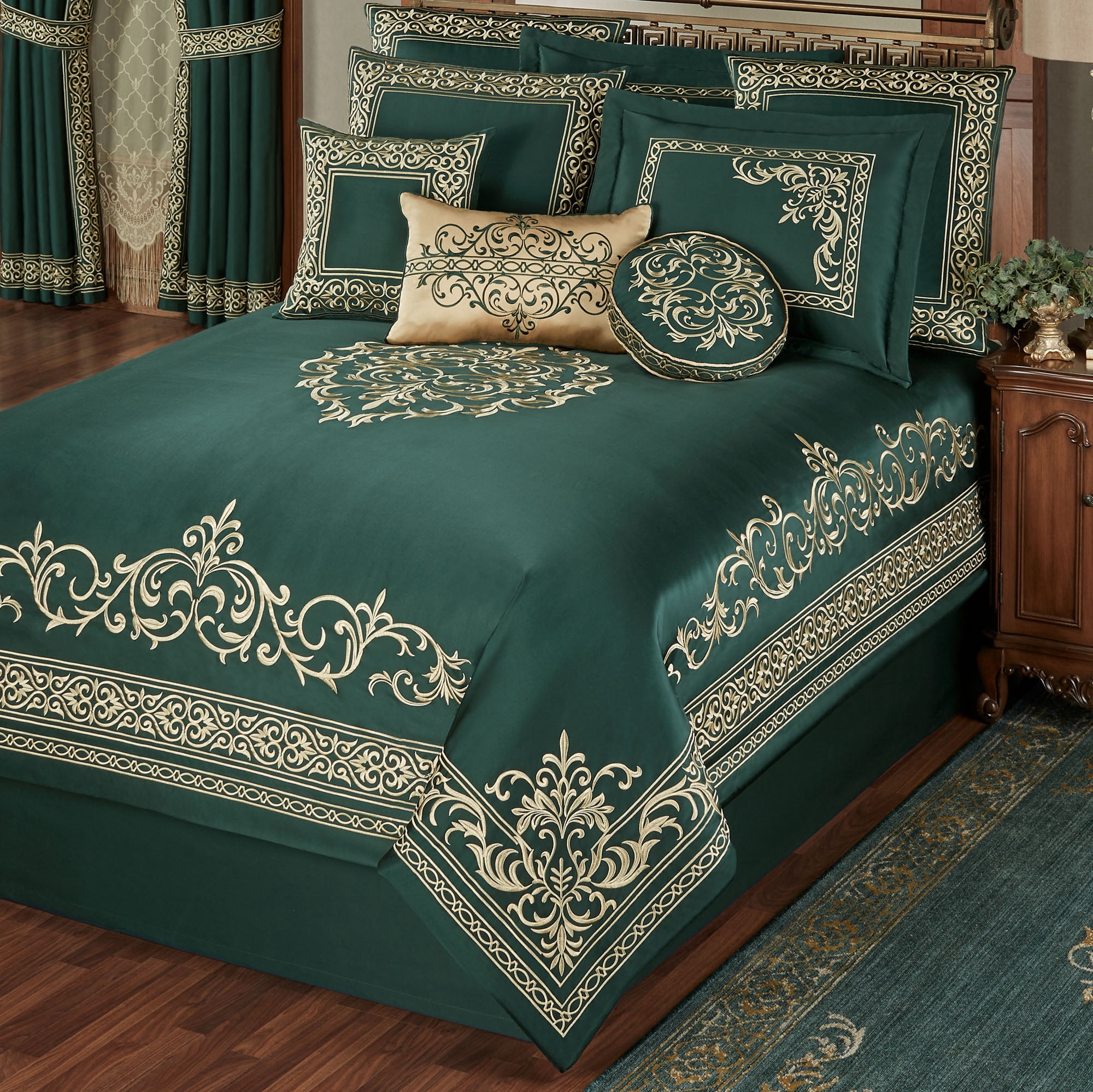 Balmoral Royal Style Bedding, Gold-Embroidered Emerald Green, 4-pc ...