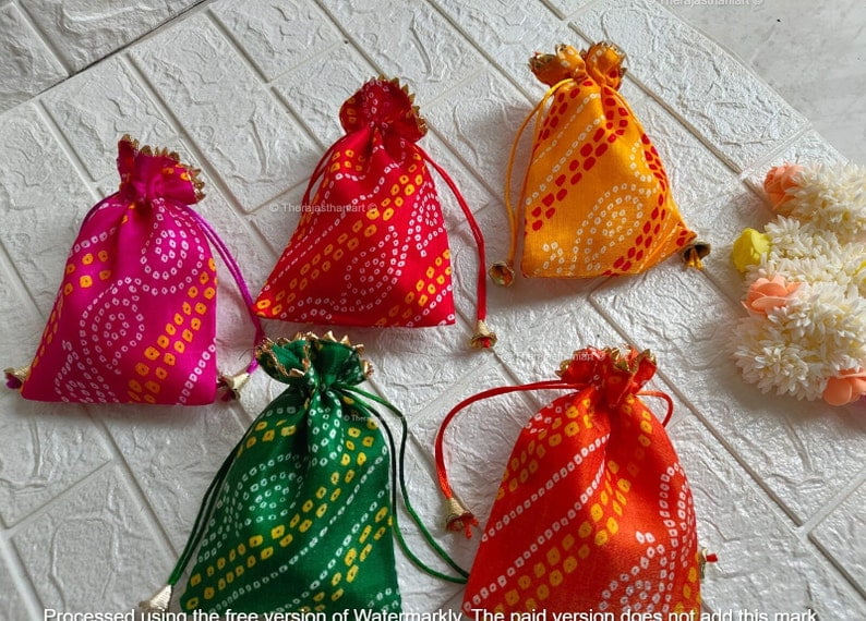 Bandhini potlis bags for Indian Wedding Favor, Indian Return Gift Bags ...