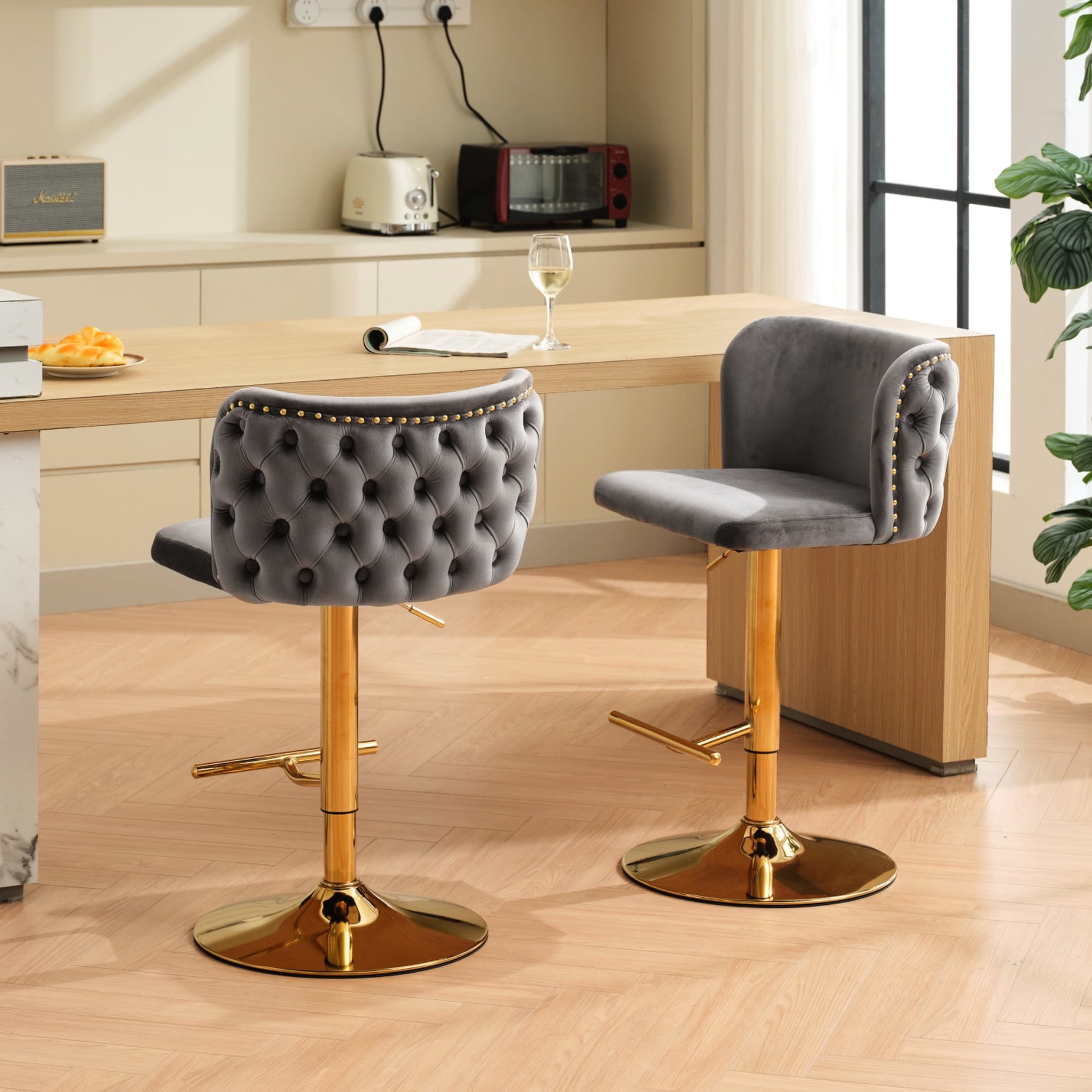Bar Stools / Ergonomic Design, 360° Swivel, Gold-plated Base / Great ...