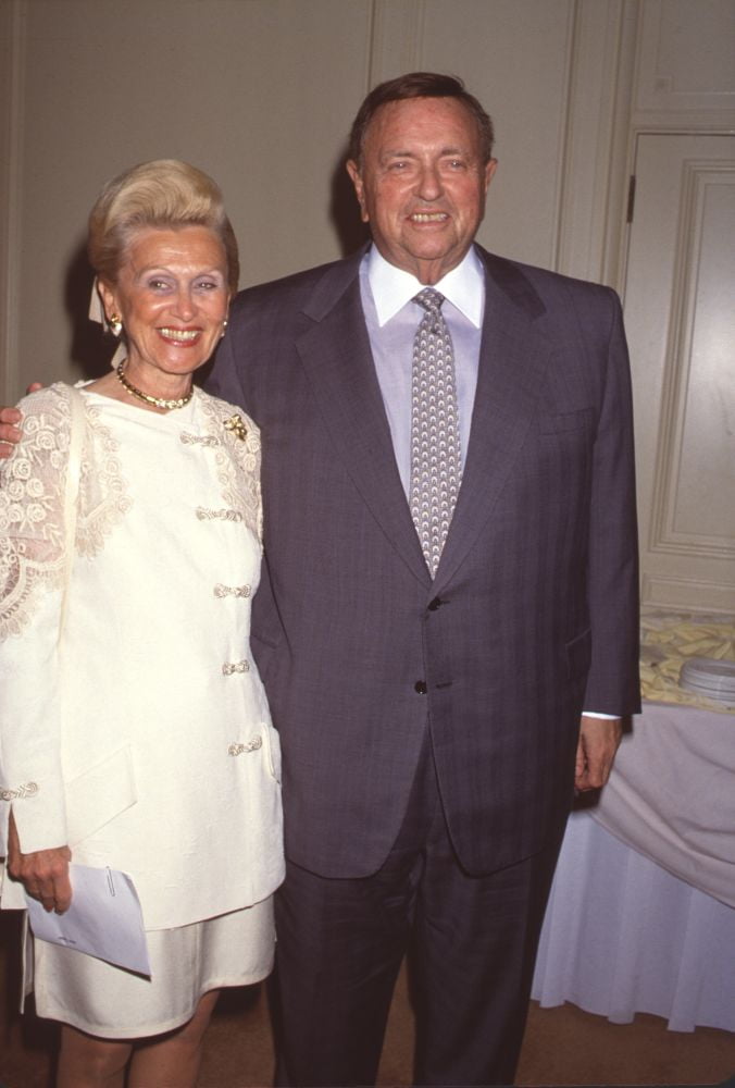 Barbara Davis In White & Lace Skirt Suit Marvin Davis Gray Suit White Collar Photo Print (8 x 10 ...