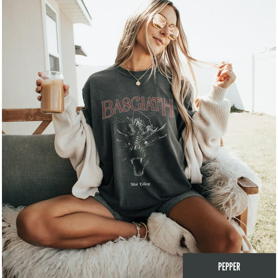 Basgiath War College Shirt, Distressed Dragon Graphic Tee - Walmart.com