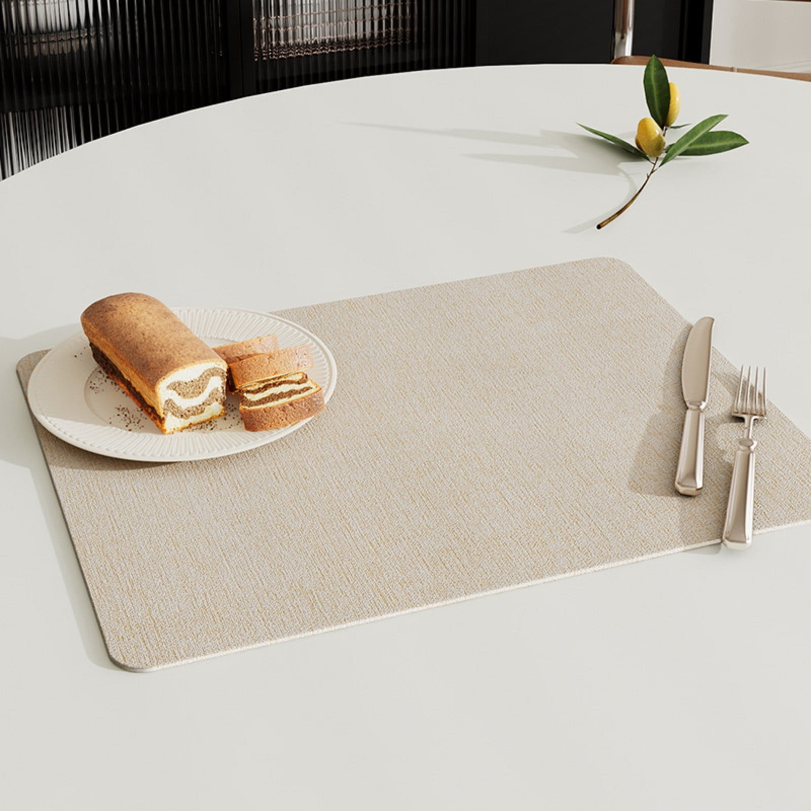 Basiess Faux Leather Placemats Set, Heat Resistant Anti-Slip Table Mats ...