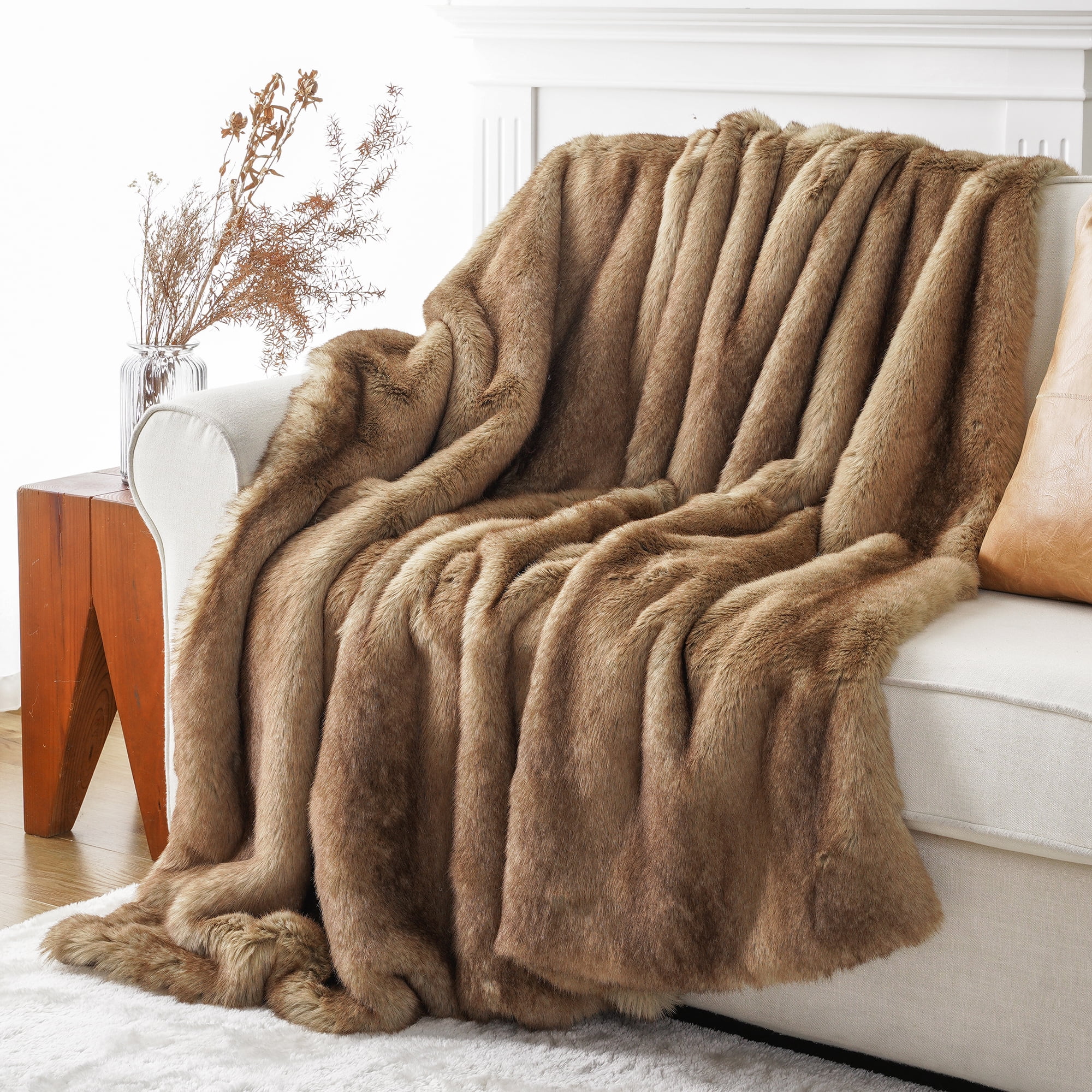 Battilo Camel Faux Fur Blanket,Reversible Mink Fur Blanket for Bed ...