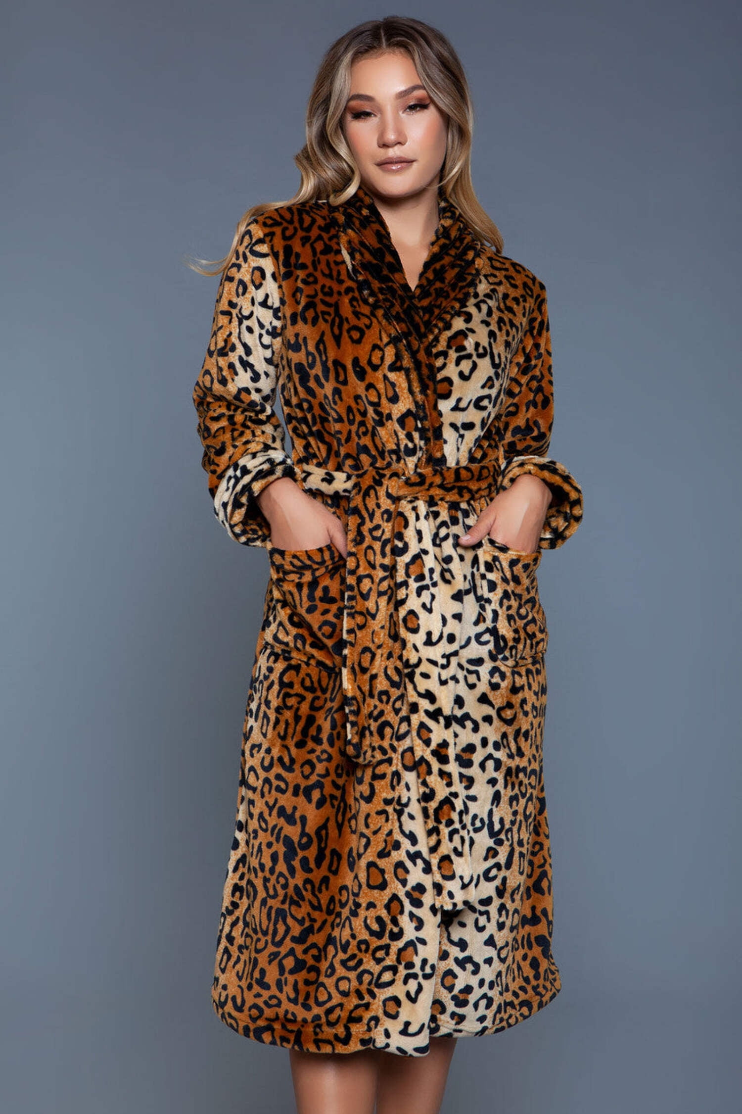 BeWicked Women's Leopard Print Bathrobe, Ultra-Soft Flannel Robe, Size ...
