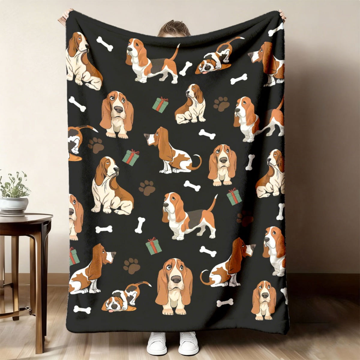 Beagle Dog Blanket - Cozy Flannel Bedspread with Beagle & Paw Print ...