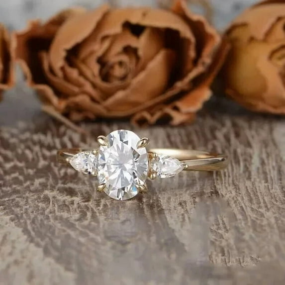 Beautiful 2Ct Oval Cut Simulated Diamond Women's Engagement Ring 14k ...