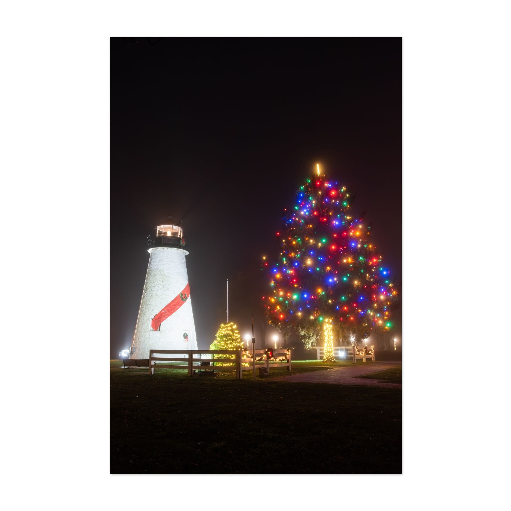 Beautiful Concord Point Lighthouse at Christmas Time - Havre de Grace ...