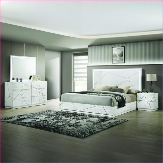 Bedroom Set 4-Piece King Modern Cream Lacquer with LED Lighting | Cream ...