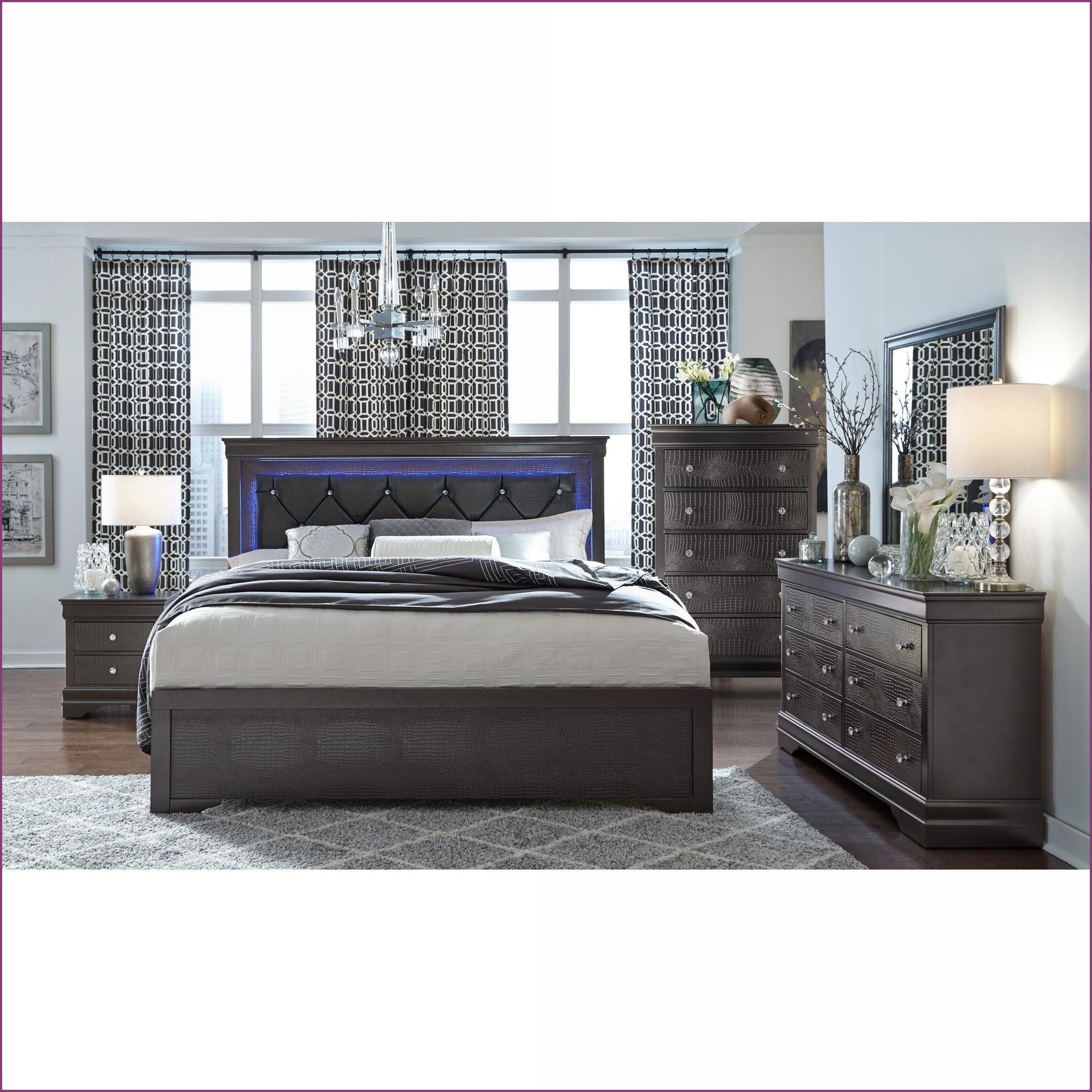 Bedroom Set for Cozy Family Bedrooms, Full 5-Piece Traditional Shaker ...