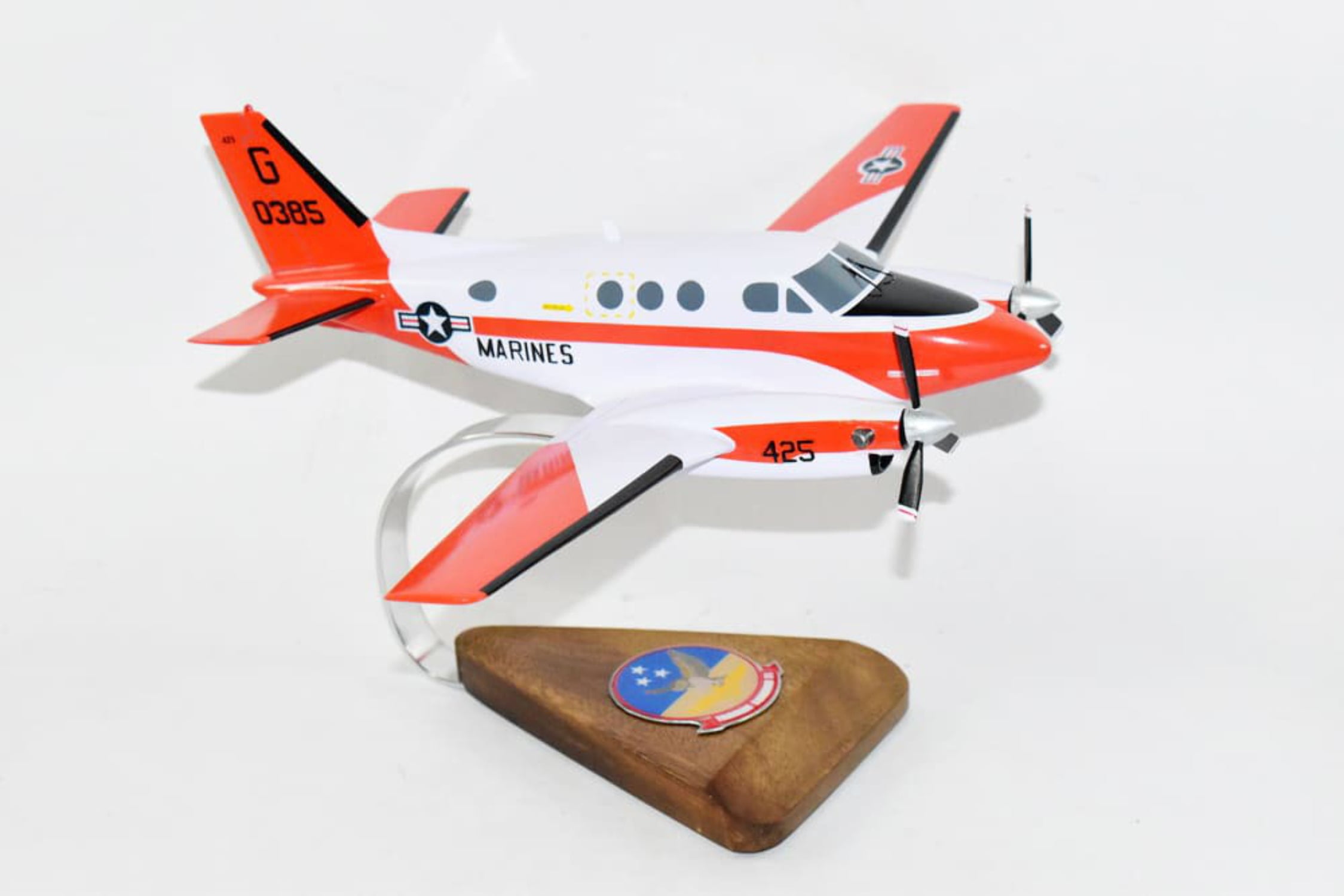 Beechcraft® T-44C Pegasus, VT-31 Wise Owls (Marines), 1/33 Mahogany ...