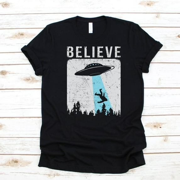 Believe Alien Bigfoot UFO Space Extraterrestrial Graphic Novelty T ...