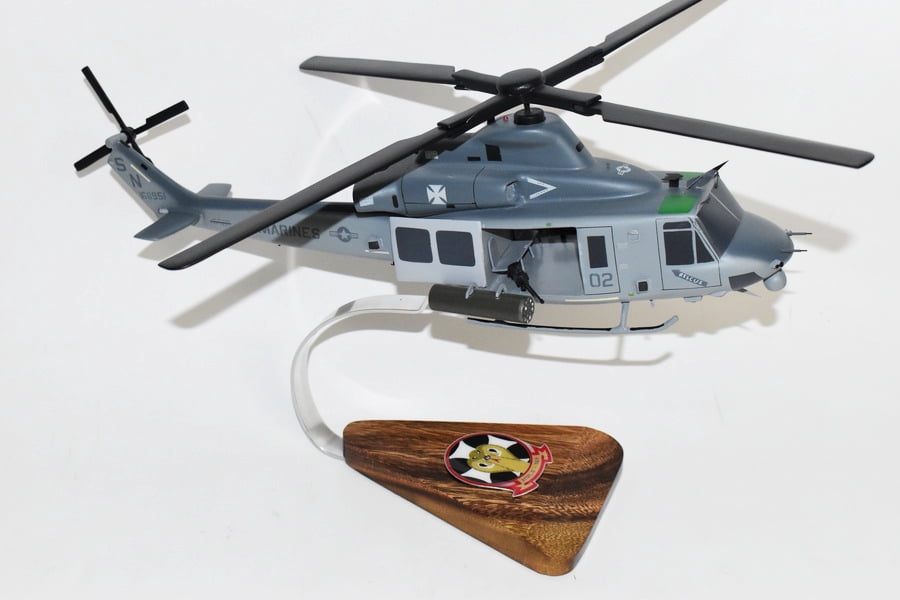 Bell® UH-1Y Huey, HMLA-169 Vipers, 16" Mahogany Scale Model - Walmart.com