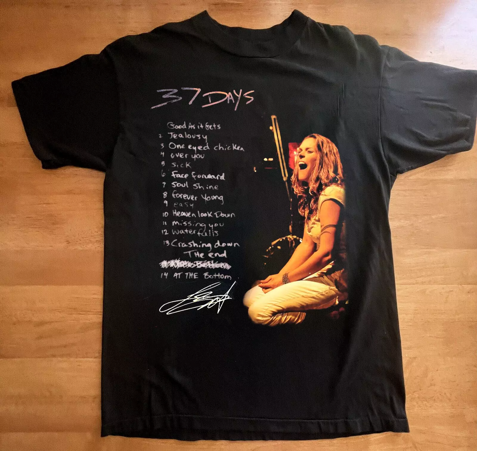 Beth Hart - 37 Days Album Collection Gift For Fan Full Size T-shirt ...