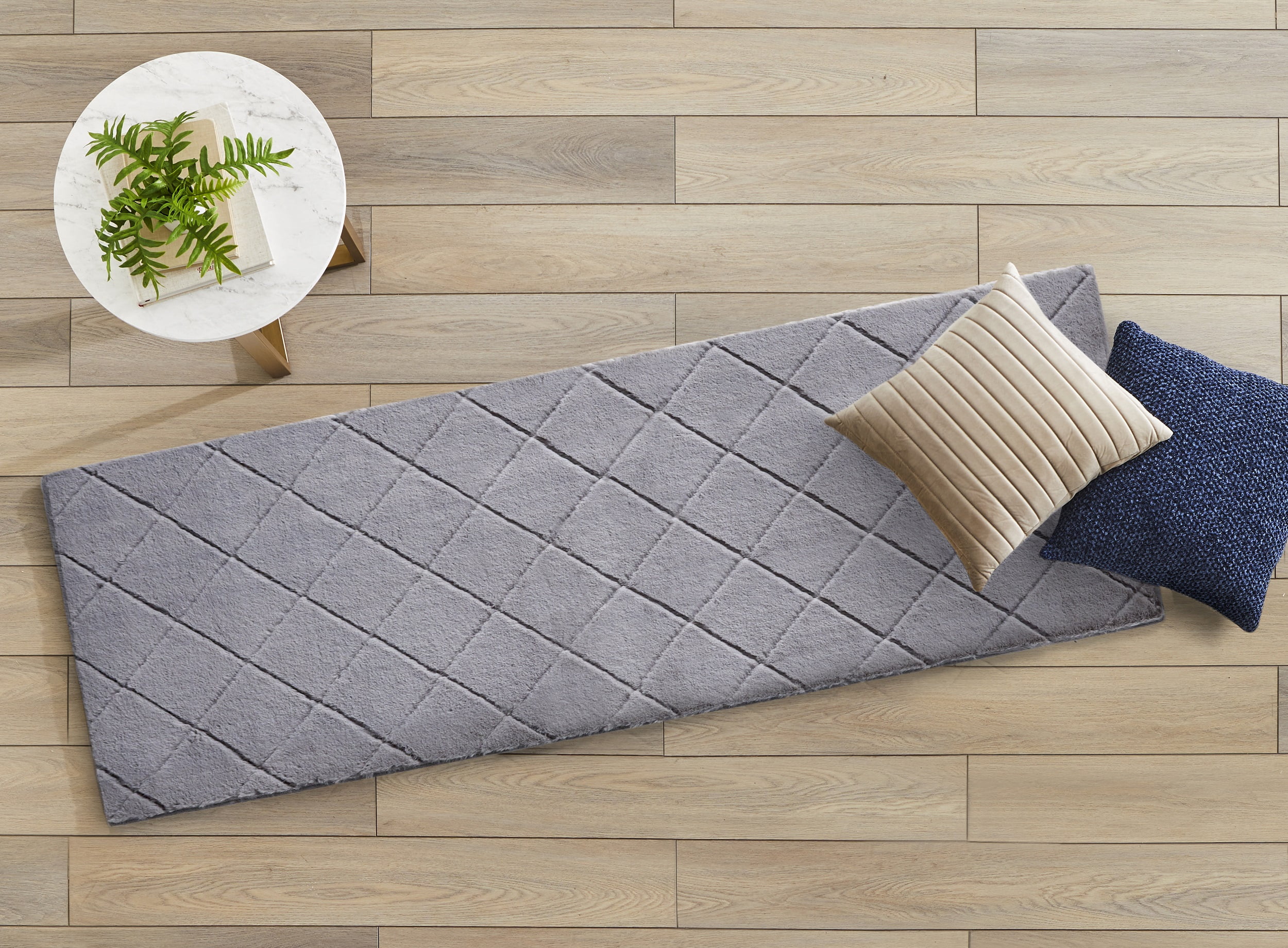 Better Homes & Gardens Grey Diamond Rabbit Faux Fur Runner Rug 20x60 ...