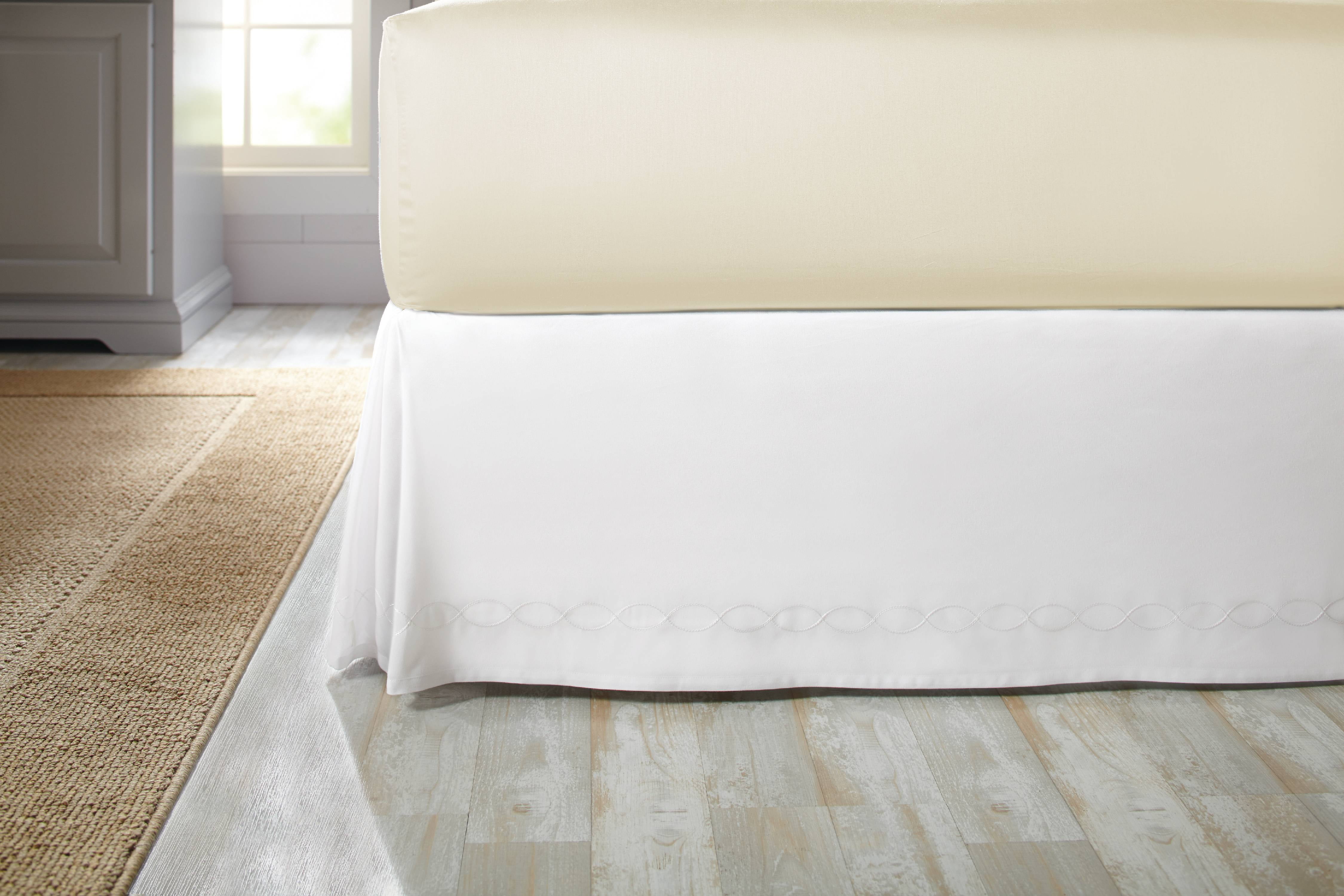 Better Homes & Gardens Chain Stitch Thread Count Loop Bed skirt, 1 Each ...
