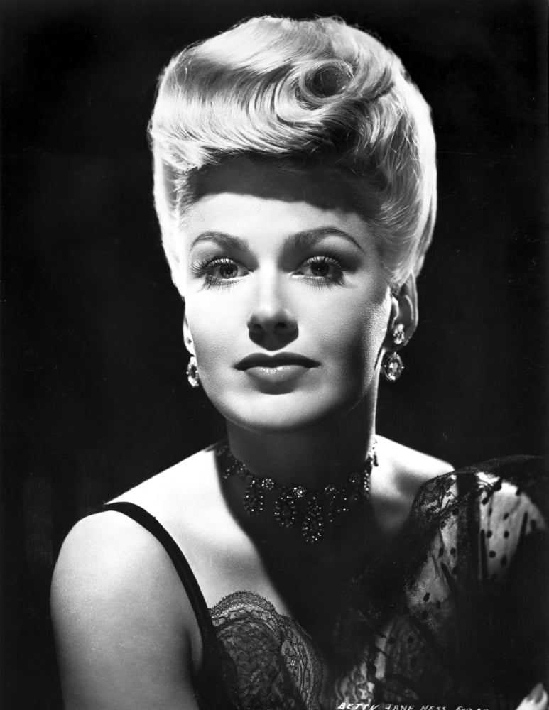 Betty Hess on a Spaghetti Strap Portrait Photo Print (8 x 10) - Walmart.com