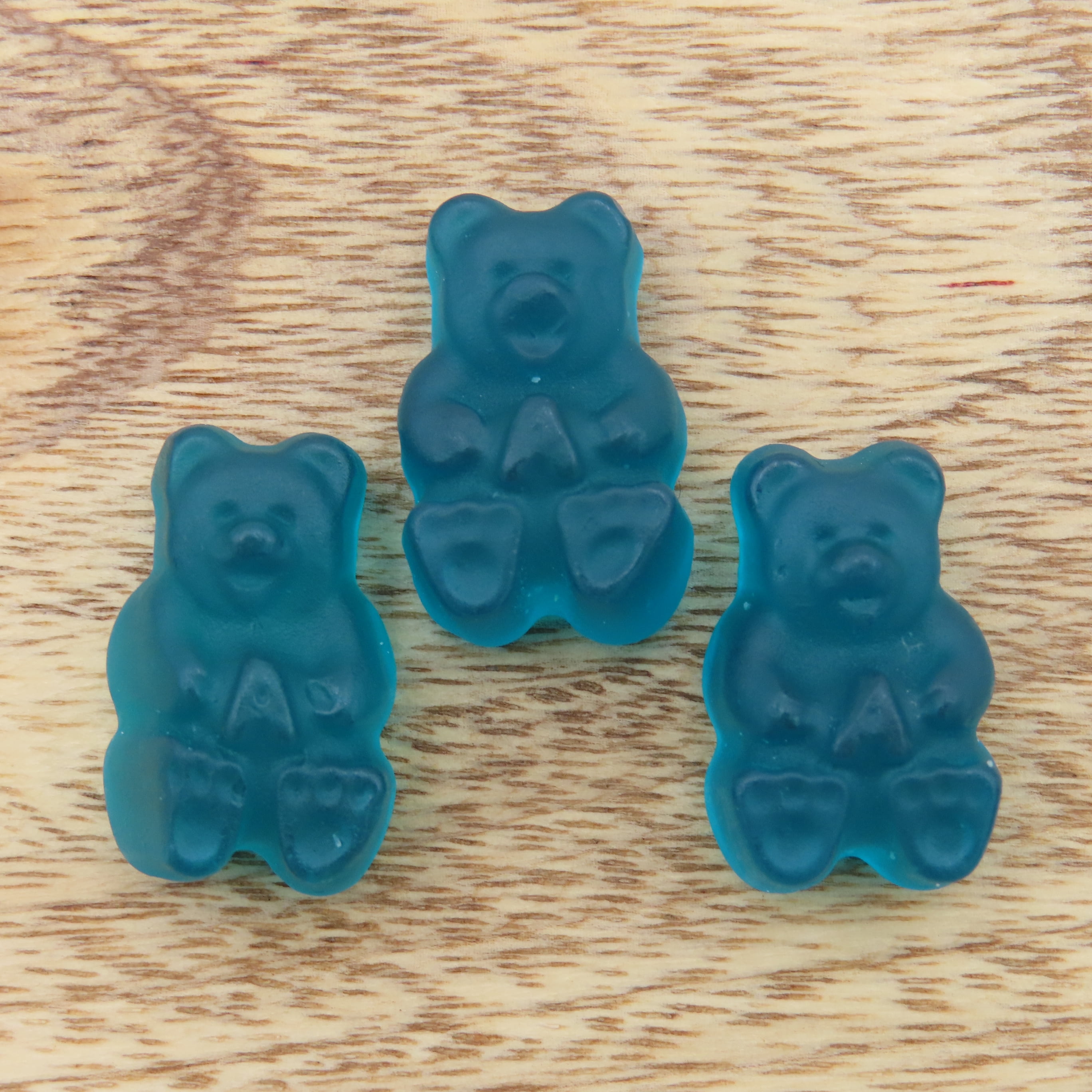 Beulah's Blue Raspberry Gummy Bears, 2 Pound Package, 260 Pieces of ...