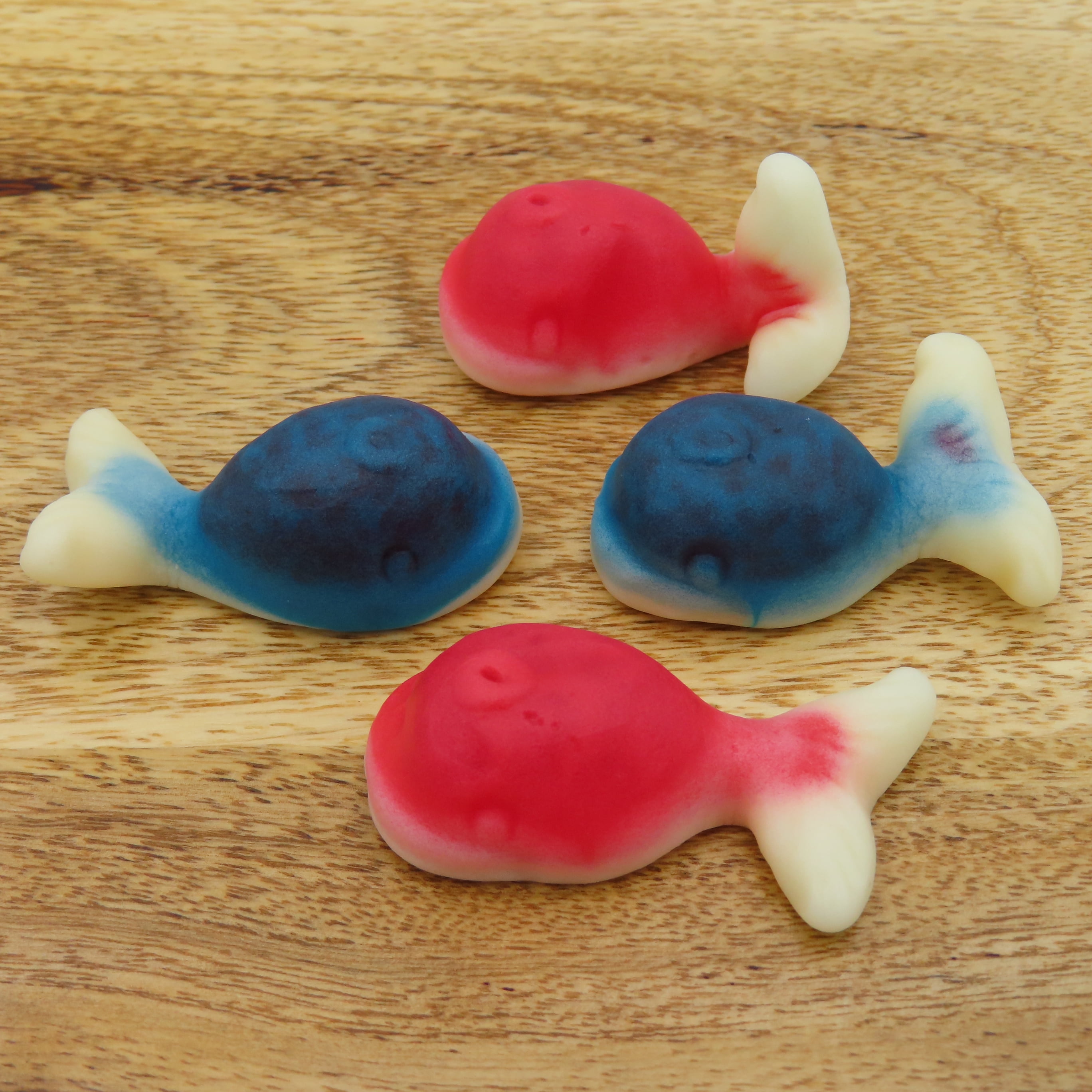 Beulah's Gummy Whales, 4.4 Pounds, 176 Pieces of Candy - Walmart.com