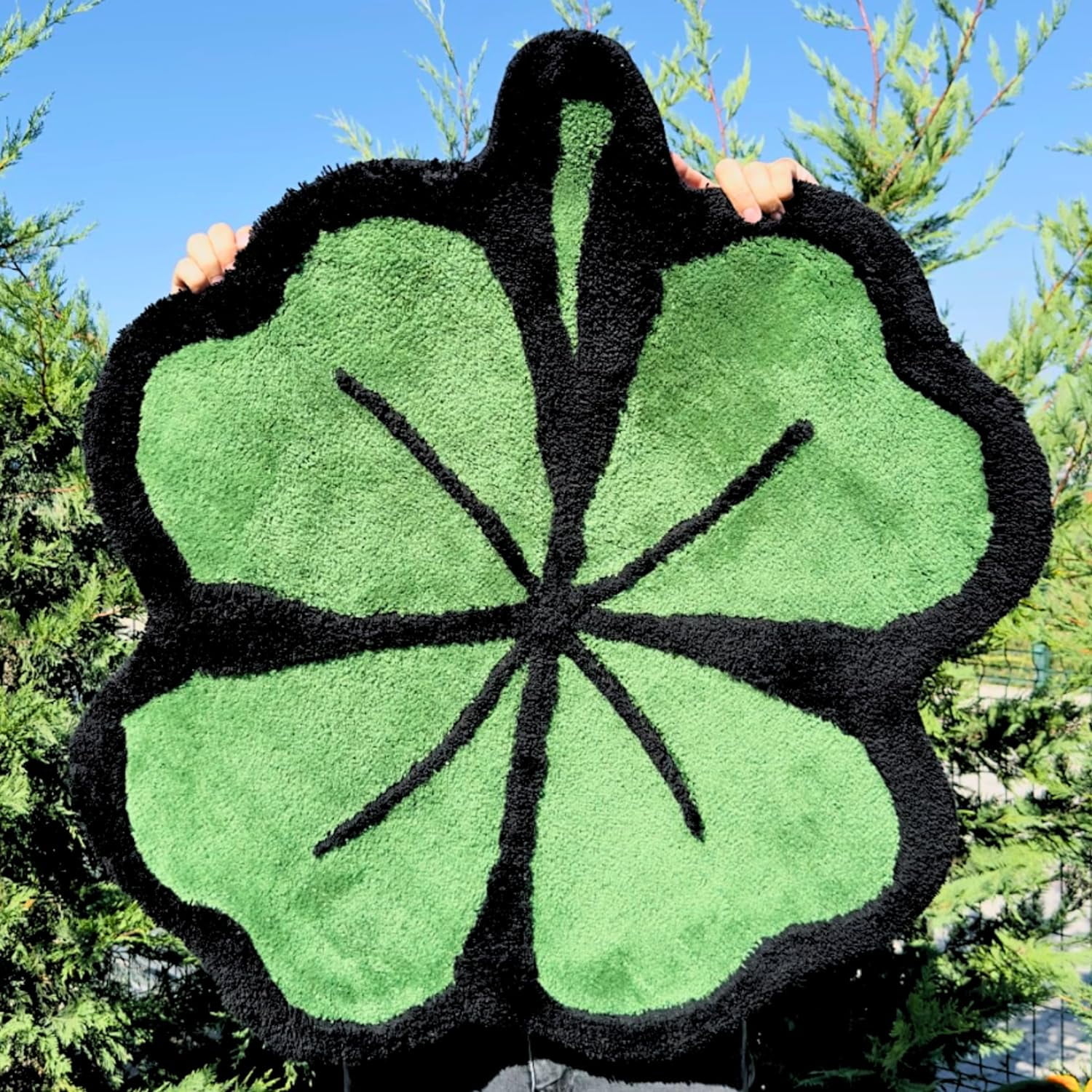Beyond Deco Clover leaf Rug 35 inches - Hand Tufted Aesthetic ...