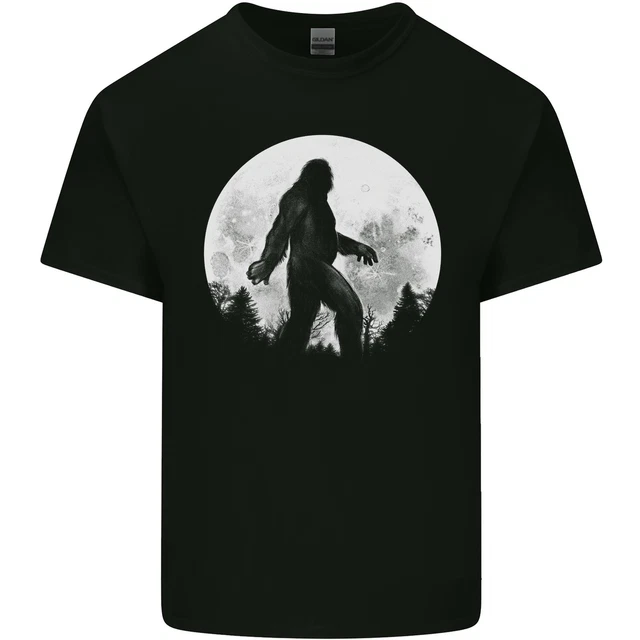 Bigfoot A Moon Background T-Shirt - Walmart.com