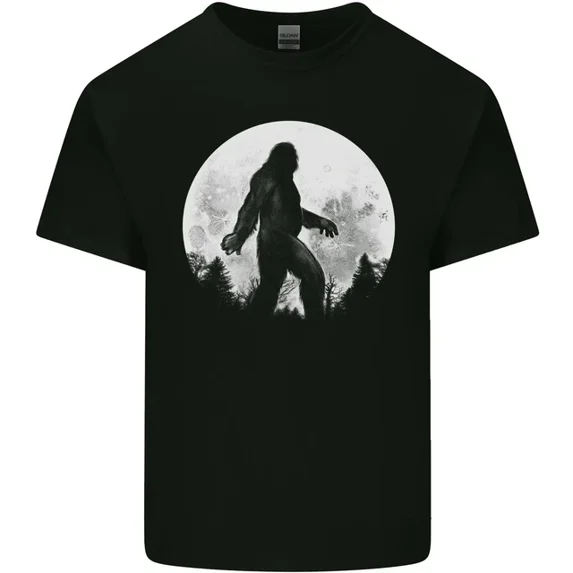 Bigfoot A Moon Background T-Shirt - Walmart.com