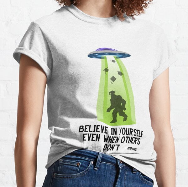 Bigfoot Alien Abduction Graduation Senior, Class of Classic T-Shirt ...