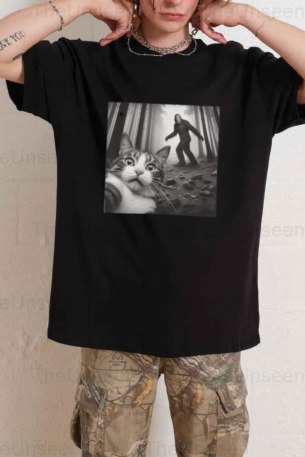 Bigfoot Cat Selfie Funny Cryptid Sasquatch Meme Art Unisex T-Shirt up ...