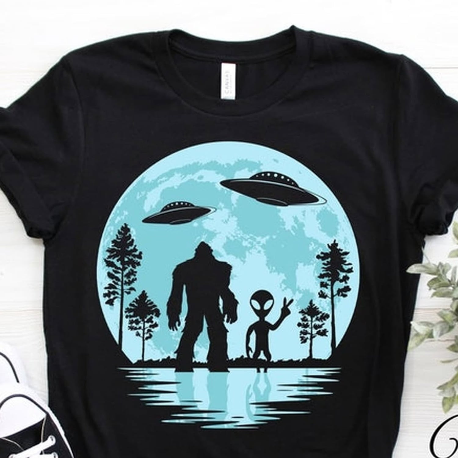 Bigfoot Sasquatch Y1ETI Alien Funny Hide And Seek T-S1Hirt, UFO Lovers ...