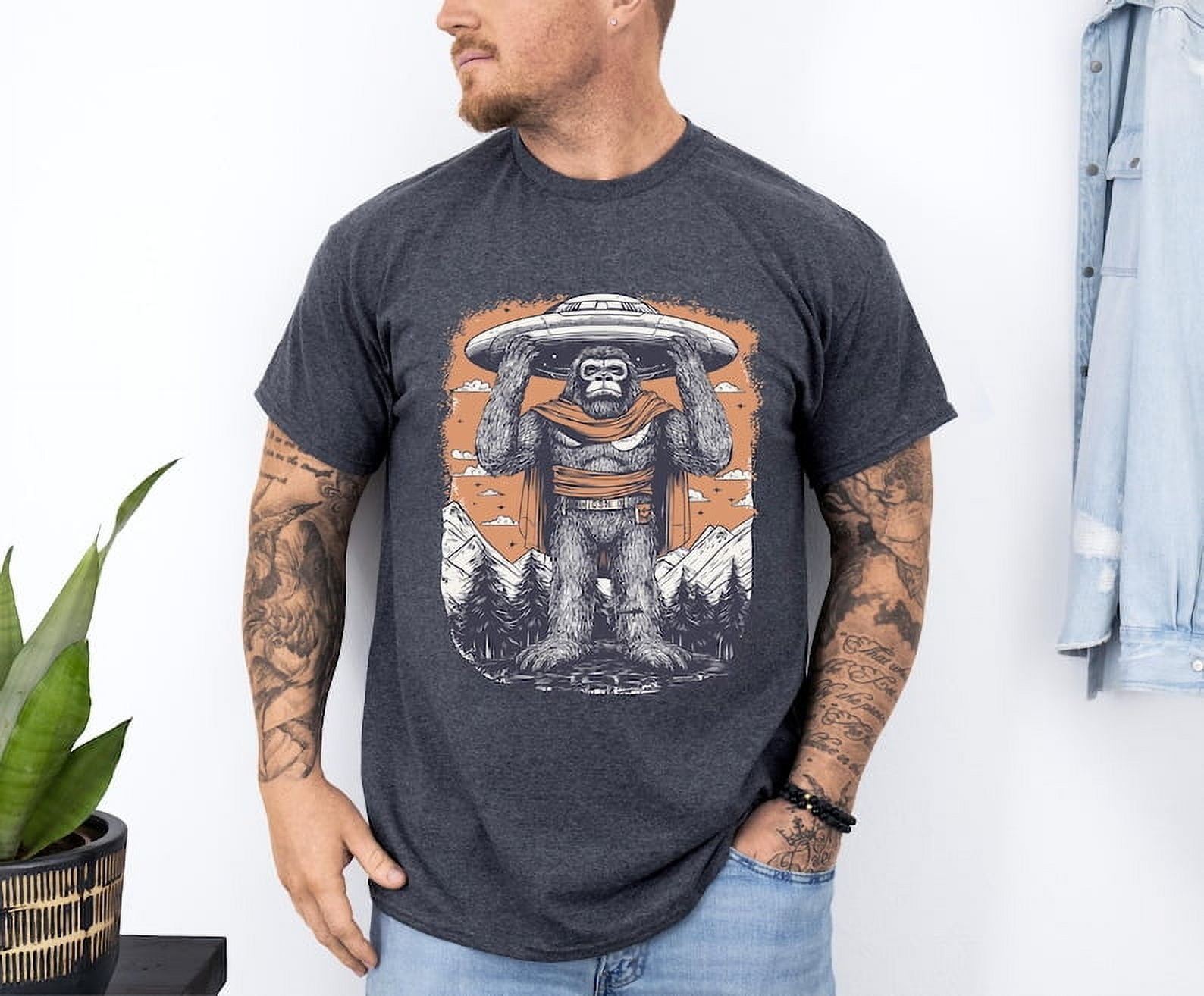 Bigfoot UFO T-Shirt, Retro Cryptid Alien Conspiracy, Sasquatch Sci-Fi Tee - Walmart.com