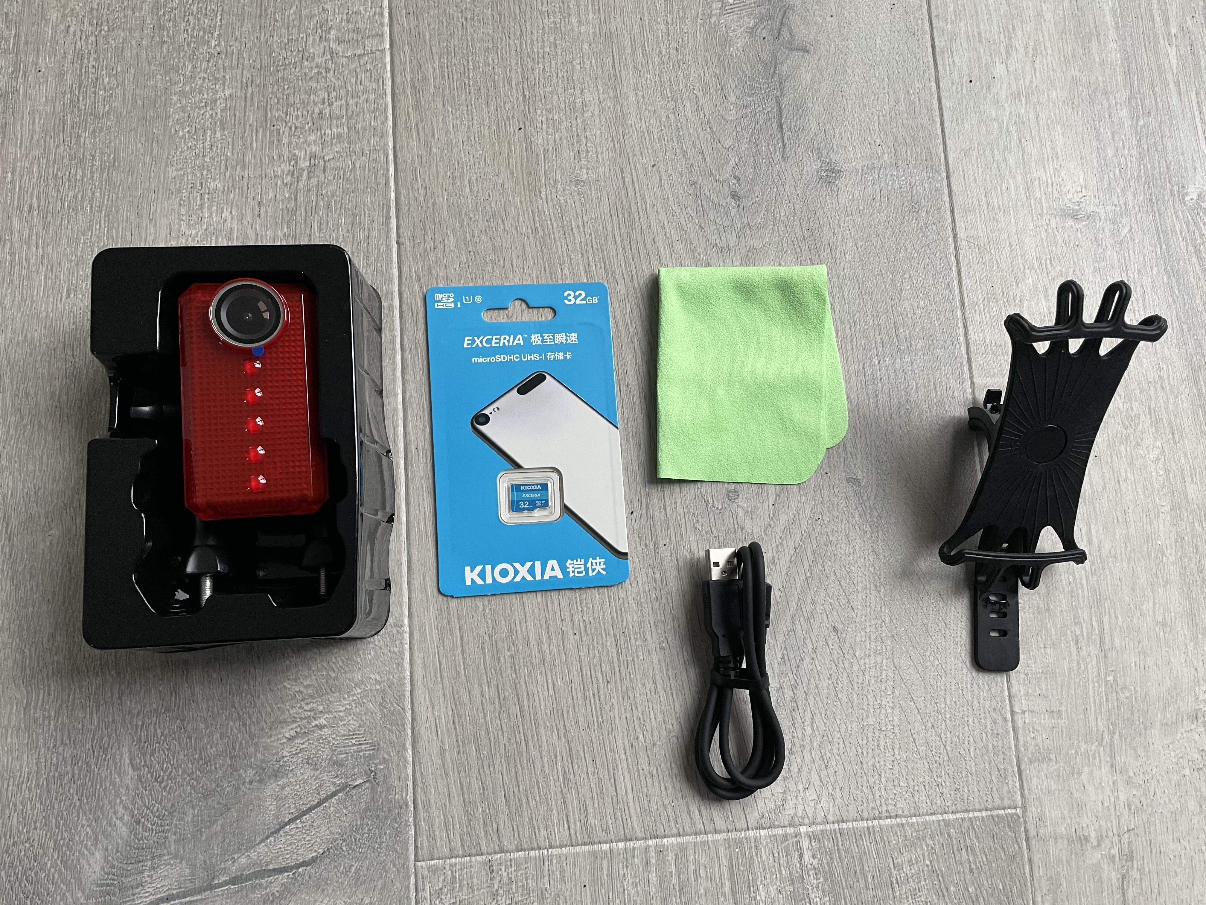 Bike Camera Kit: 1. LED Tail Light, Full HD Rear-View WiFi Bike Camera ...