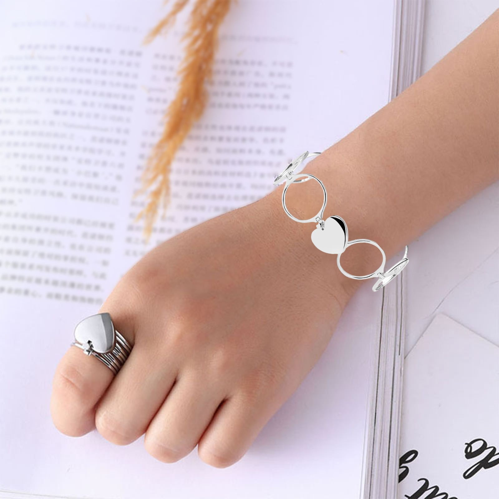Bilqis Adjustable Bracelet Ring, 2 in 1 Magic Retractable Ring Bracelet ...