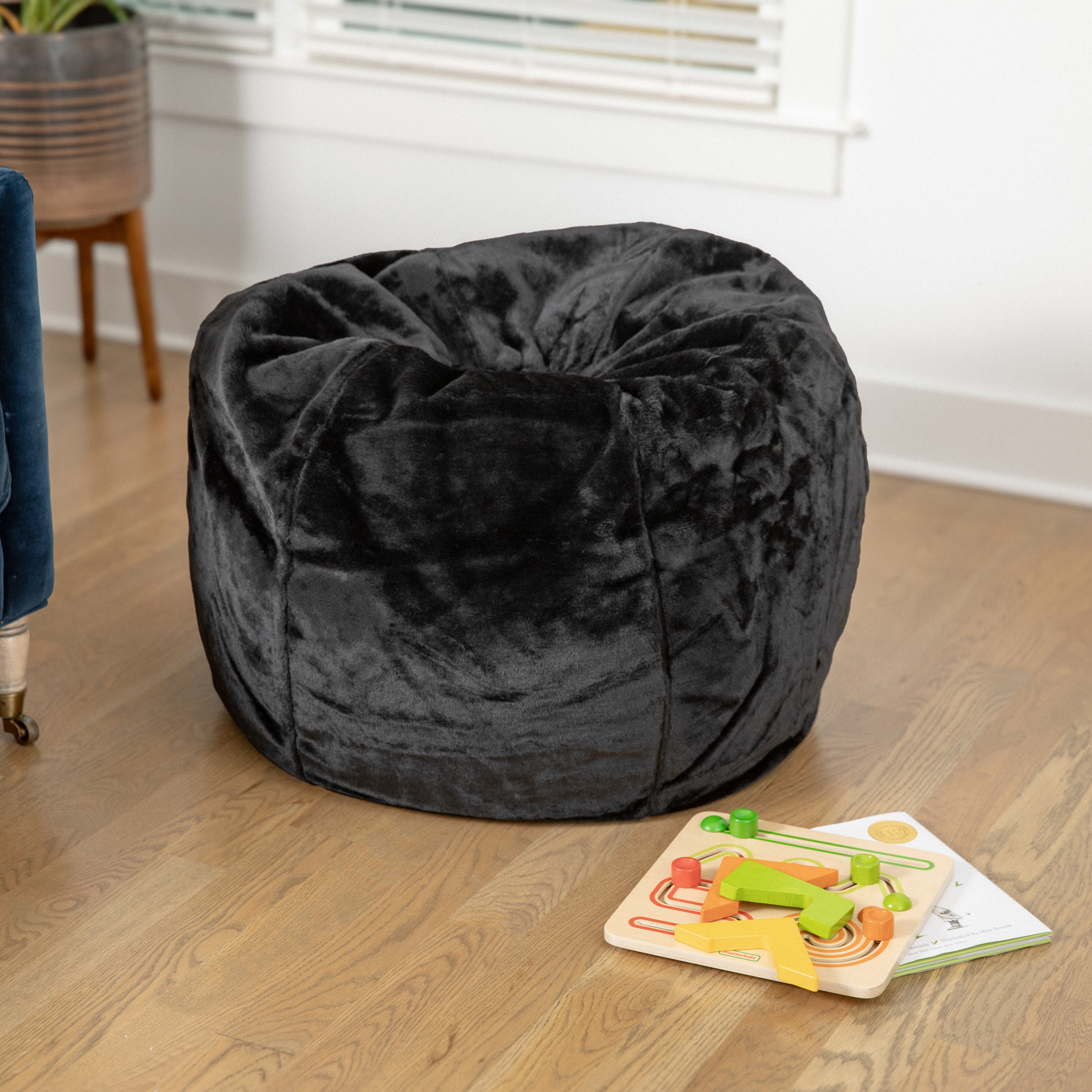 BizChair Small Black Furry Refillable Bean Bag Chair for Kids and Teens ...
