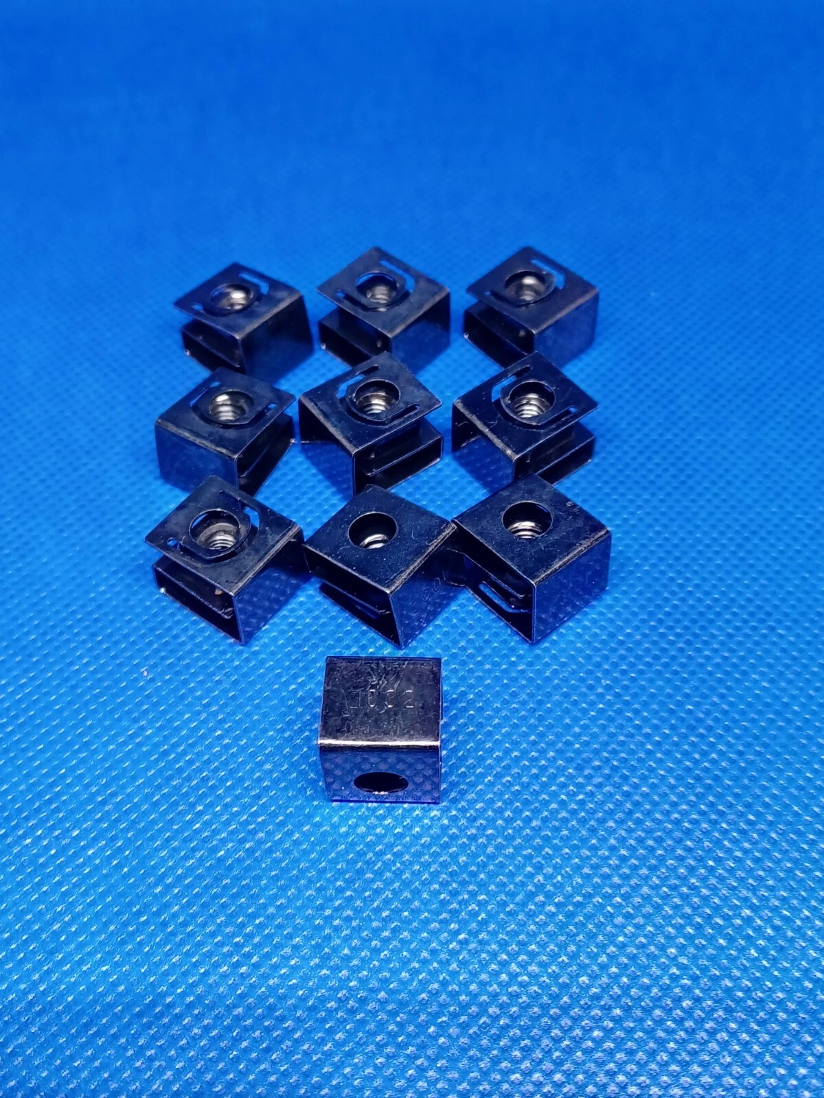 Black 10-32 Audio Rack & Server Cabinet Slide On Clip Nut - X 10 Pc ...
