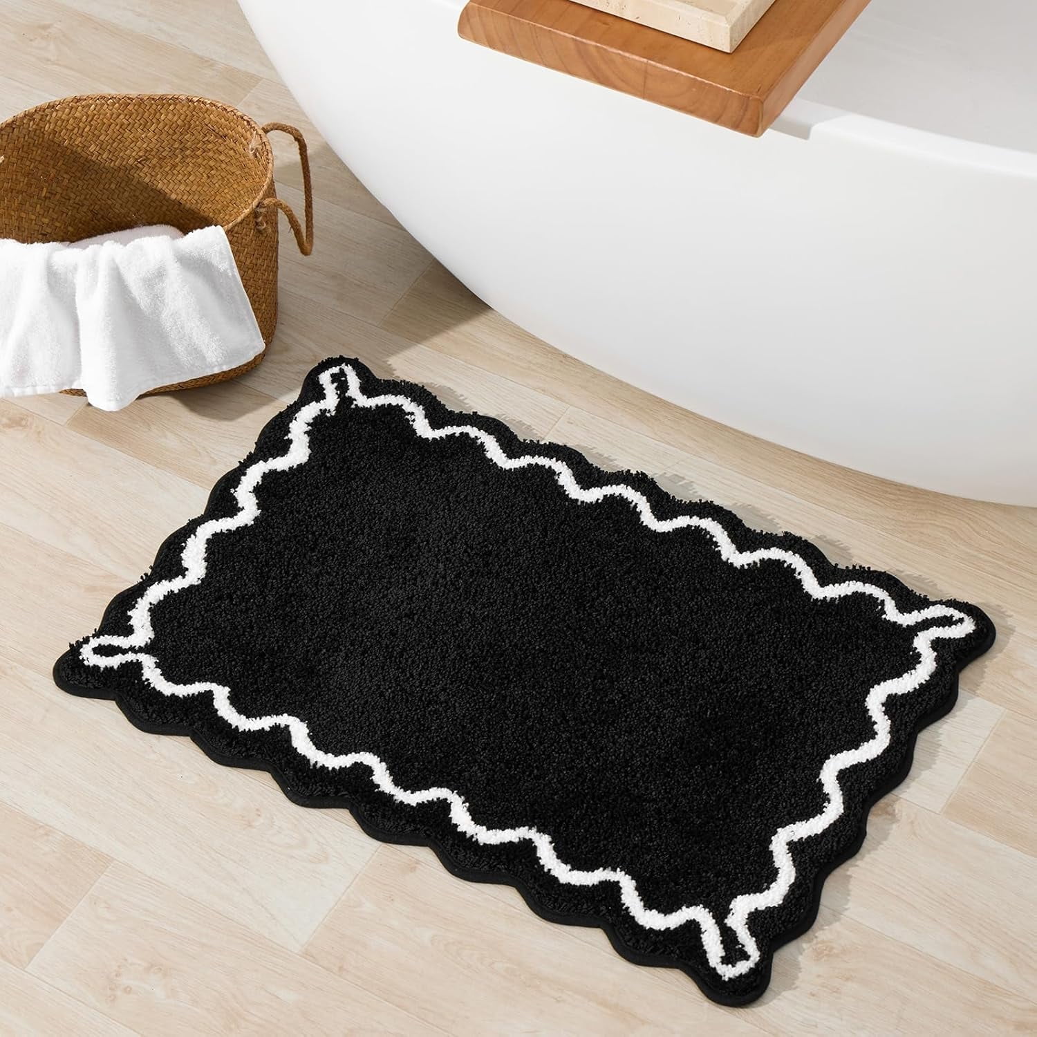 Black Bath Mat with White Scallop Non Slip, Quick Dry Bath Rug ...