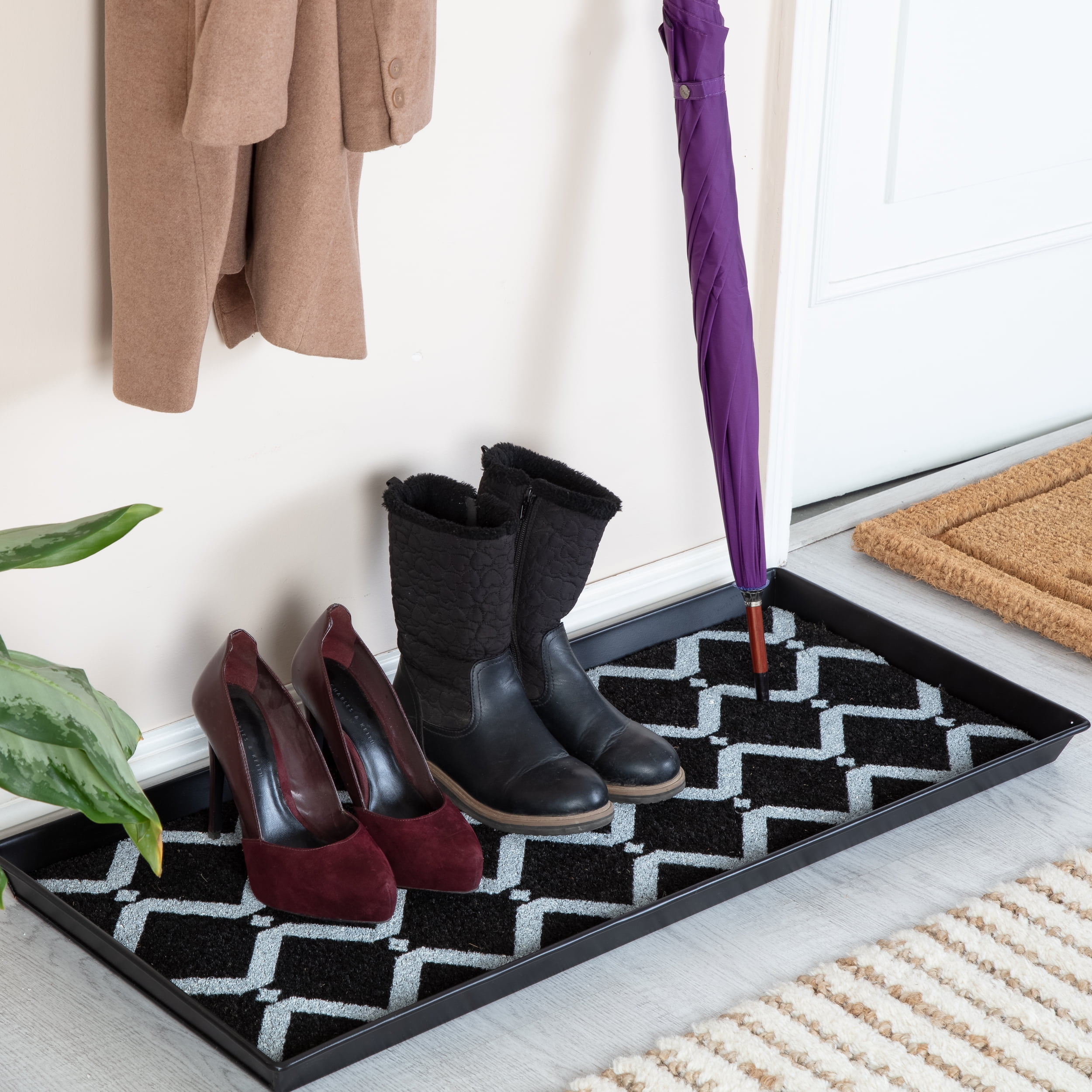 Black Metal Boot Tray with Black & Ivory Diamond Coir Insert - Walmart.com