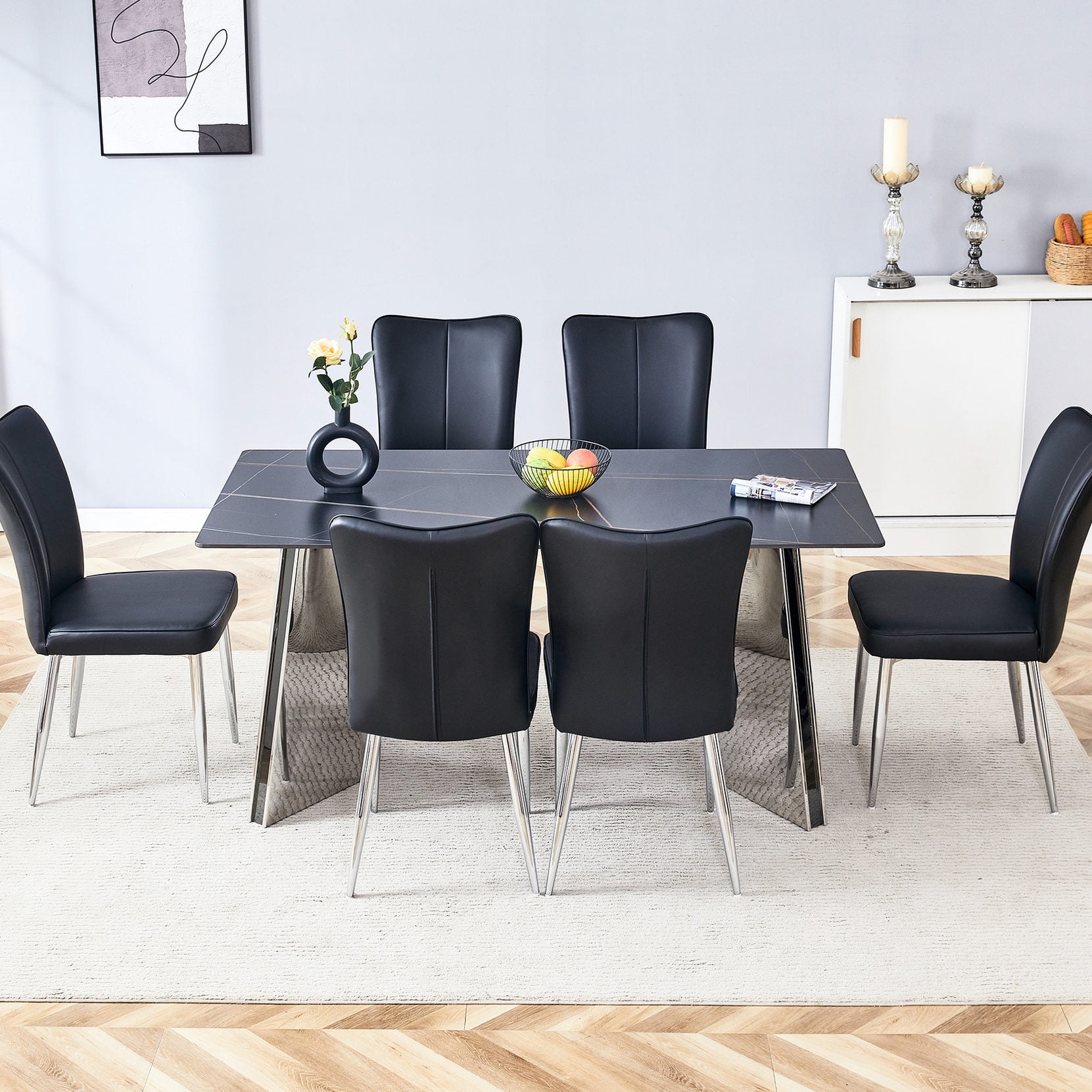 Black Tabletop and Coordinated Chair Design / Create a Harmonious ...