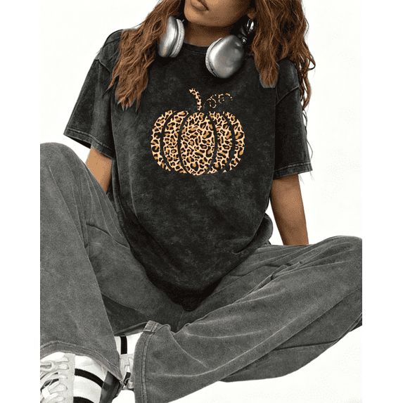 Black Washed Print T shirt Lightweight displaying Leopard Pumpkin ...