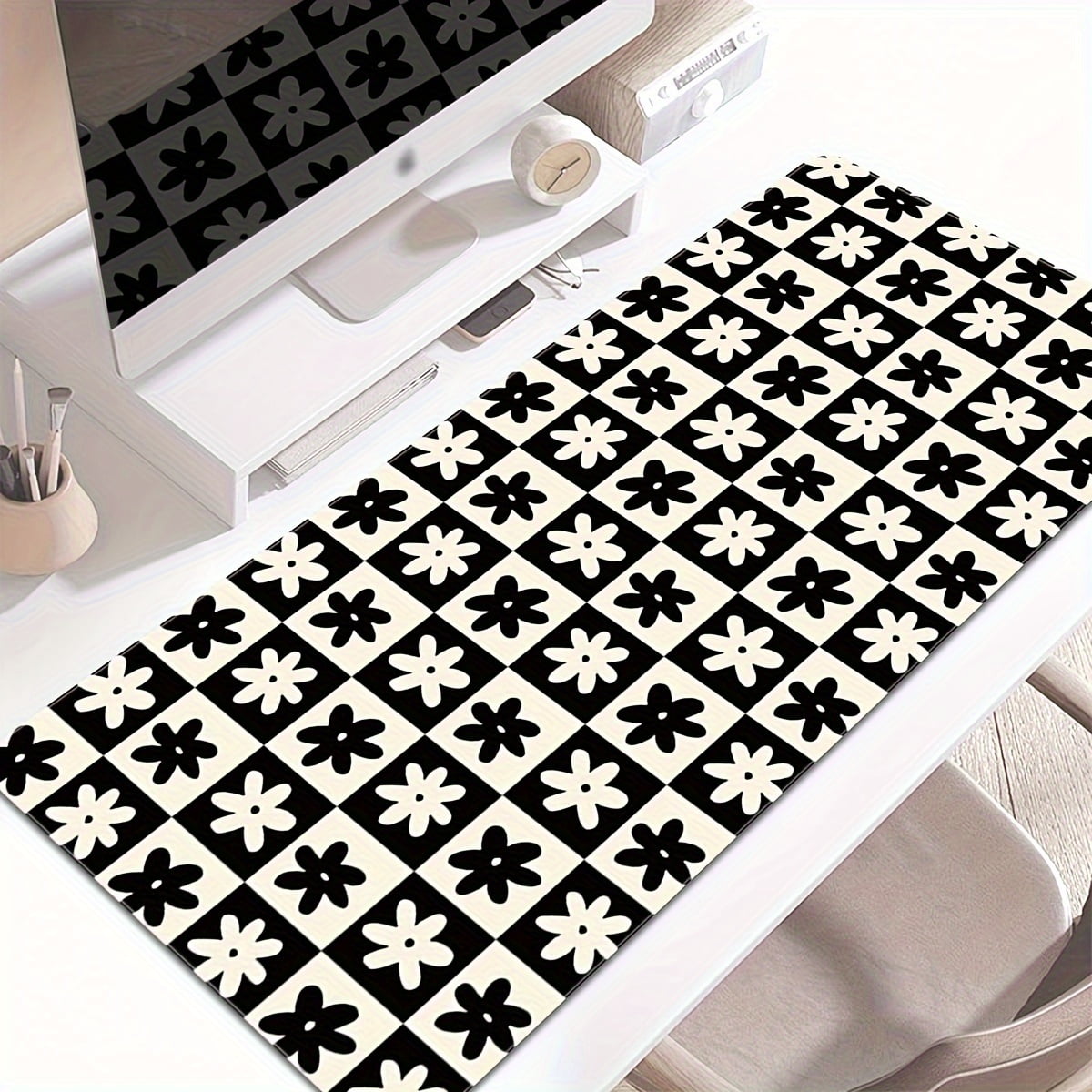 Black and White Checkerboard Flowers Mouse Pad Large Gaming Desk Mat 35 ...