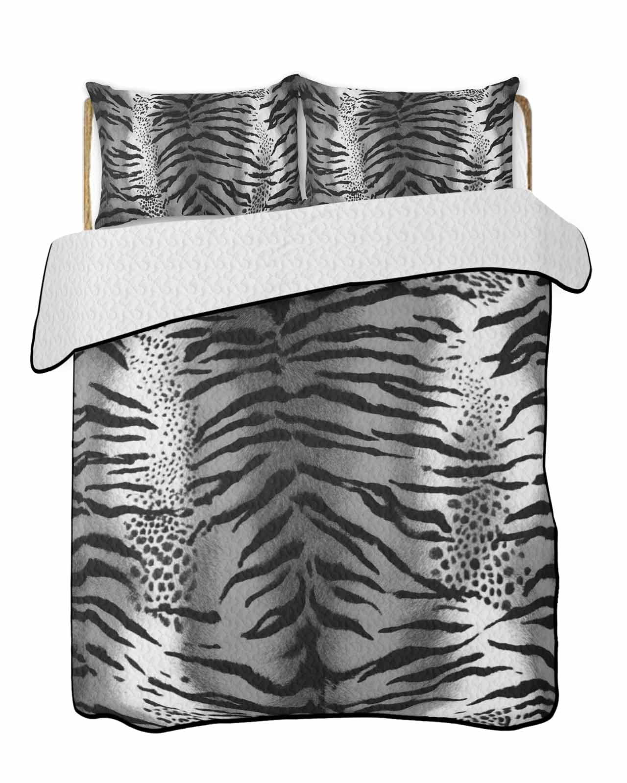 Black And White Leopard 3 Pieces Quilt Set, 1 Quilt with 2 Shams ...