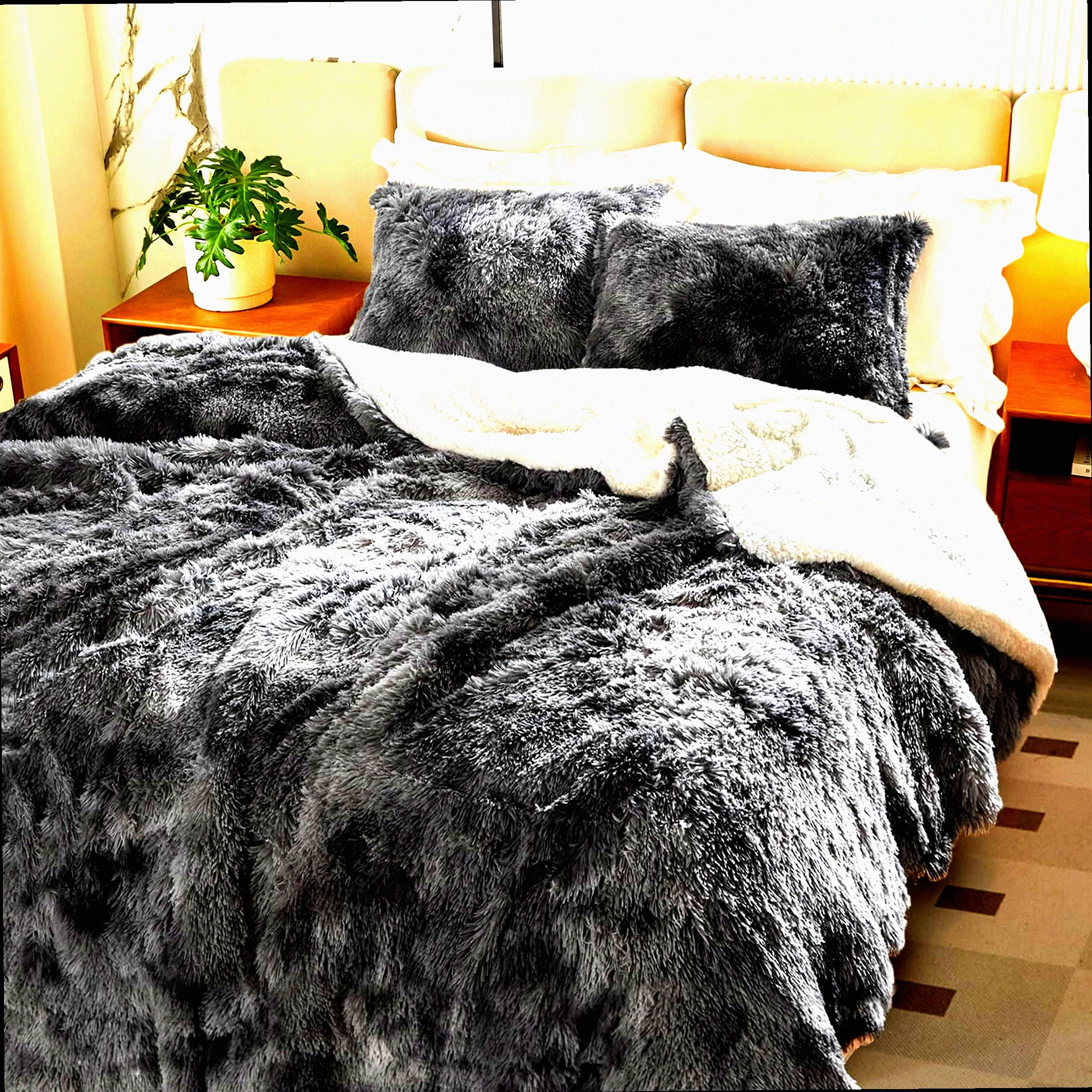 Black & White Winter Bliss Comforter Set - Full/Queen Size, 3-Piece ...
