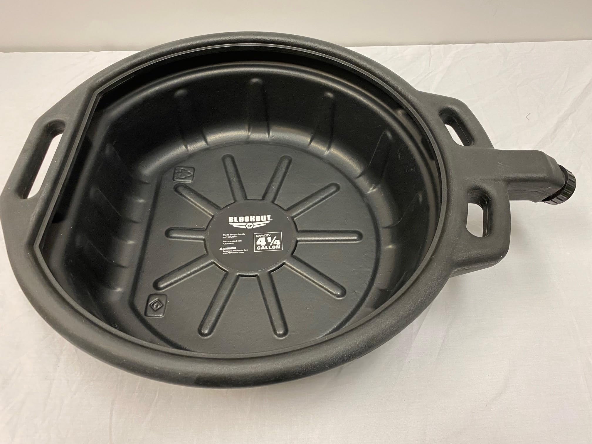 Blackout XP 4-1/4 Gallon Portable Oil Drain Pan with Spout Cap – Catch ...