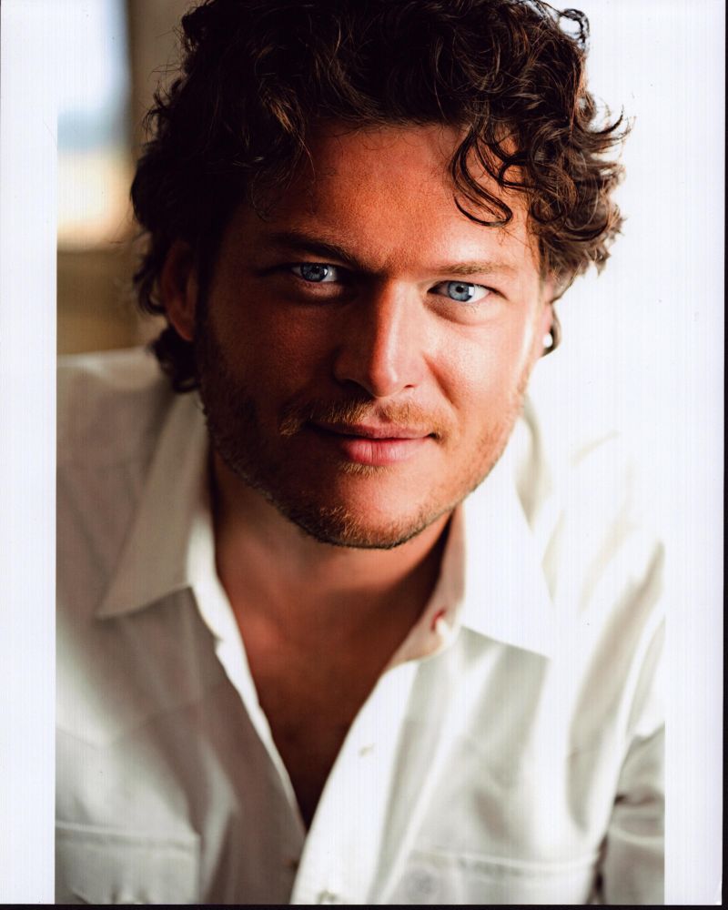 Blake Shelton Headshot In White Top Photo Print (16 x 20) - Item ...