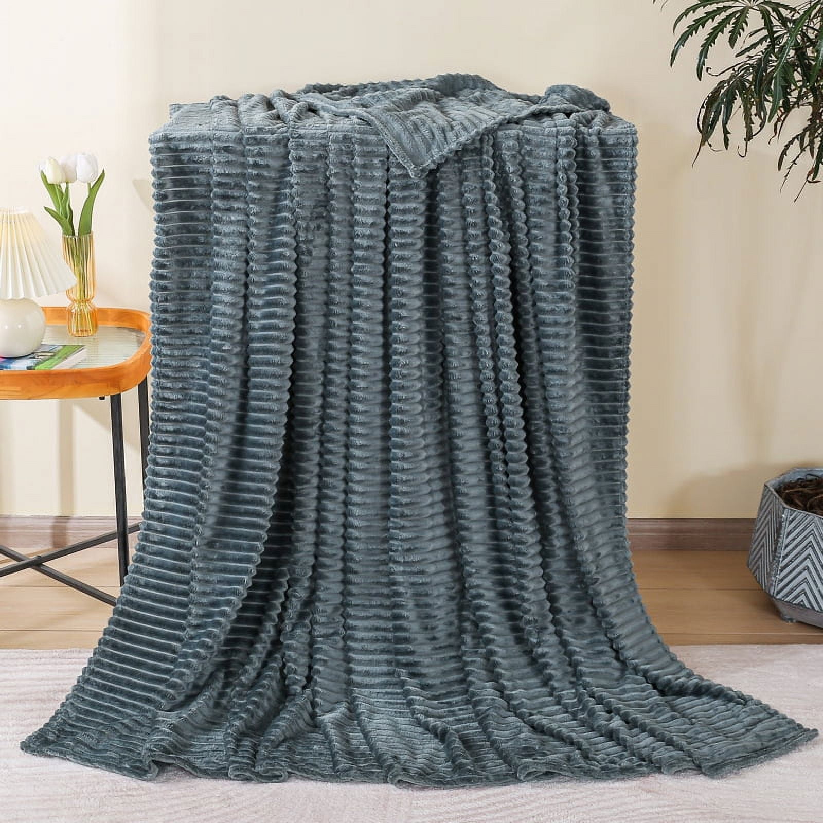 Blanket solid color blanket flannel air conditioning blanket gift ...