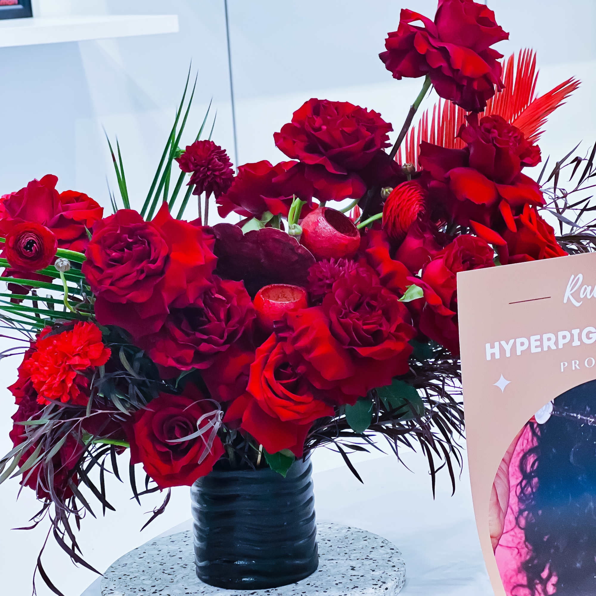 Blomme Te Amo Glam Monochrome Red Roses Designer Choice - Standard ...