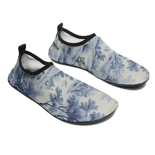 Blue Chinoiserie Toile Farming Water Shoes Beach Slip-on Shoes for Men ...