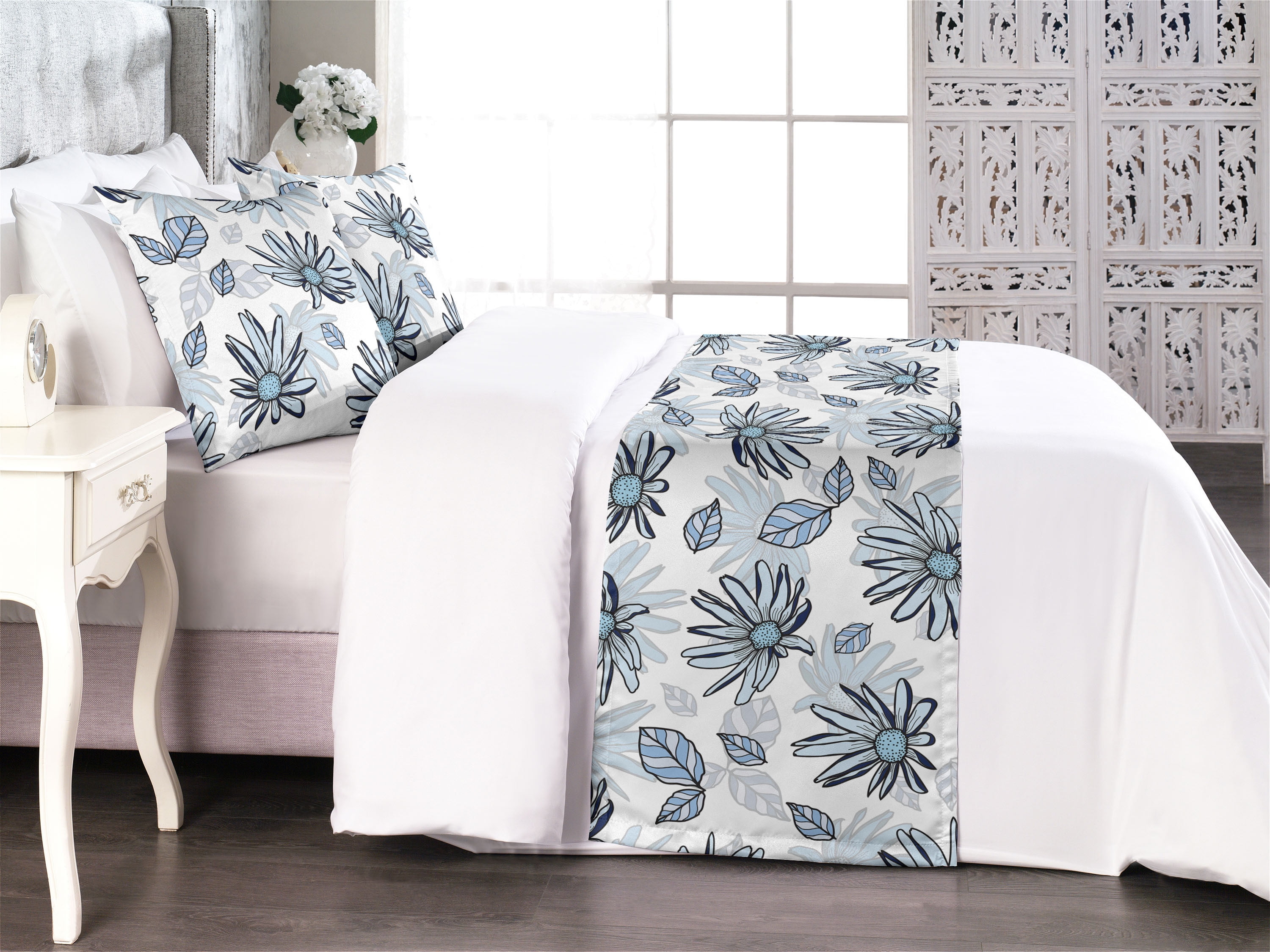 Blue Floral Bed Runner Set, Romantic Pastel Summer Themed Pattern of ...