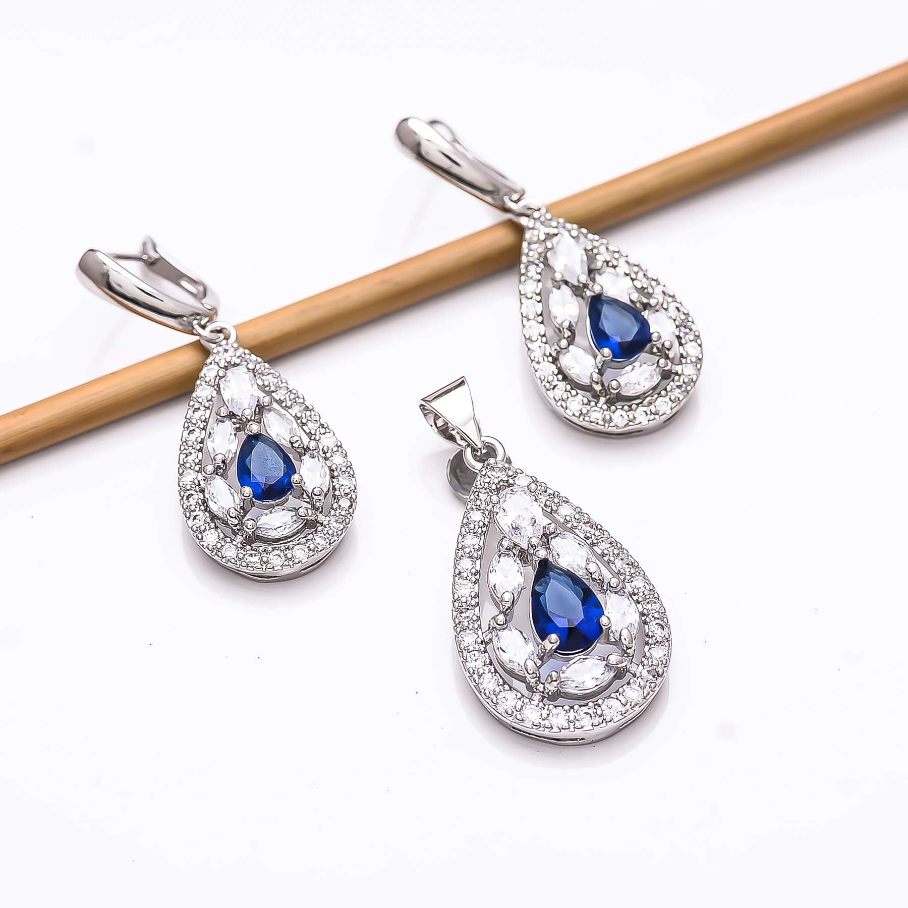 Blue Sapphire Simulated, CZ 925 Sterling Silver Platinum Plated Pendant ...